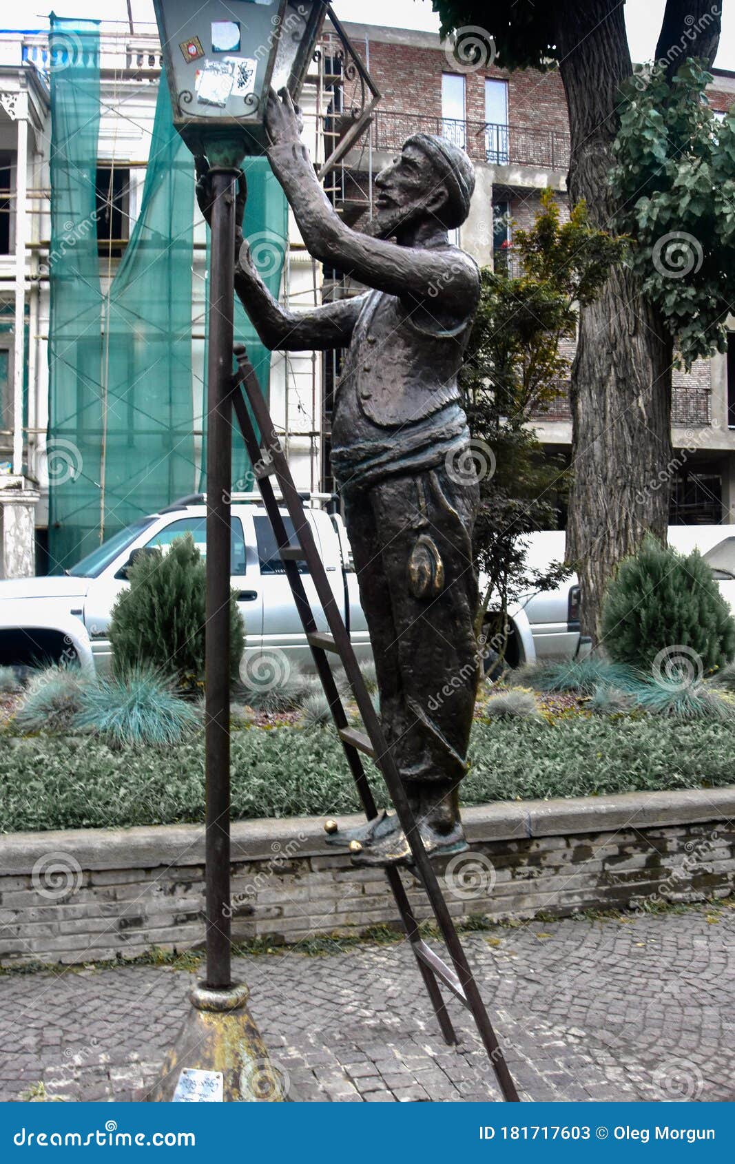 Sculpture The Lamplighter Editorial Photo | CartoonDealer.com #52308499