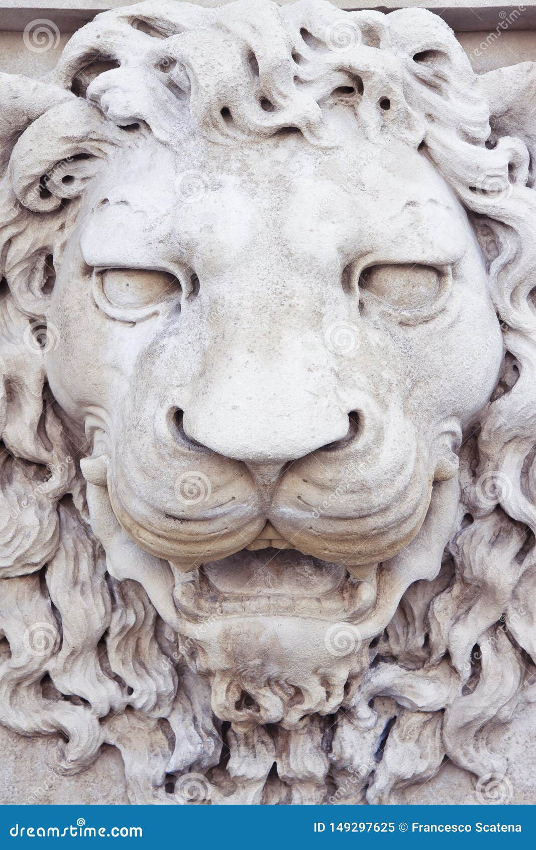 Lion Head Sculpture