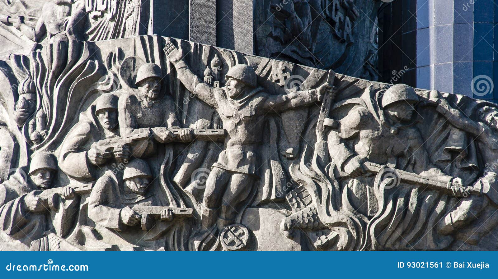 The Sculpture of the Monument in Moscow Victory Square Editorial Photo ...