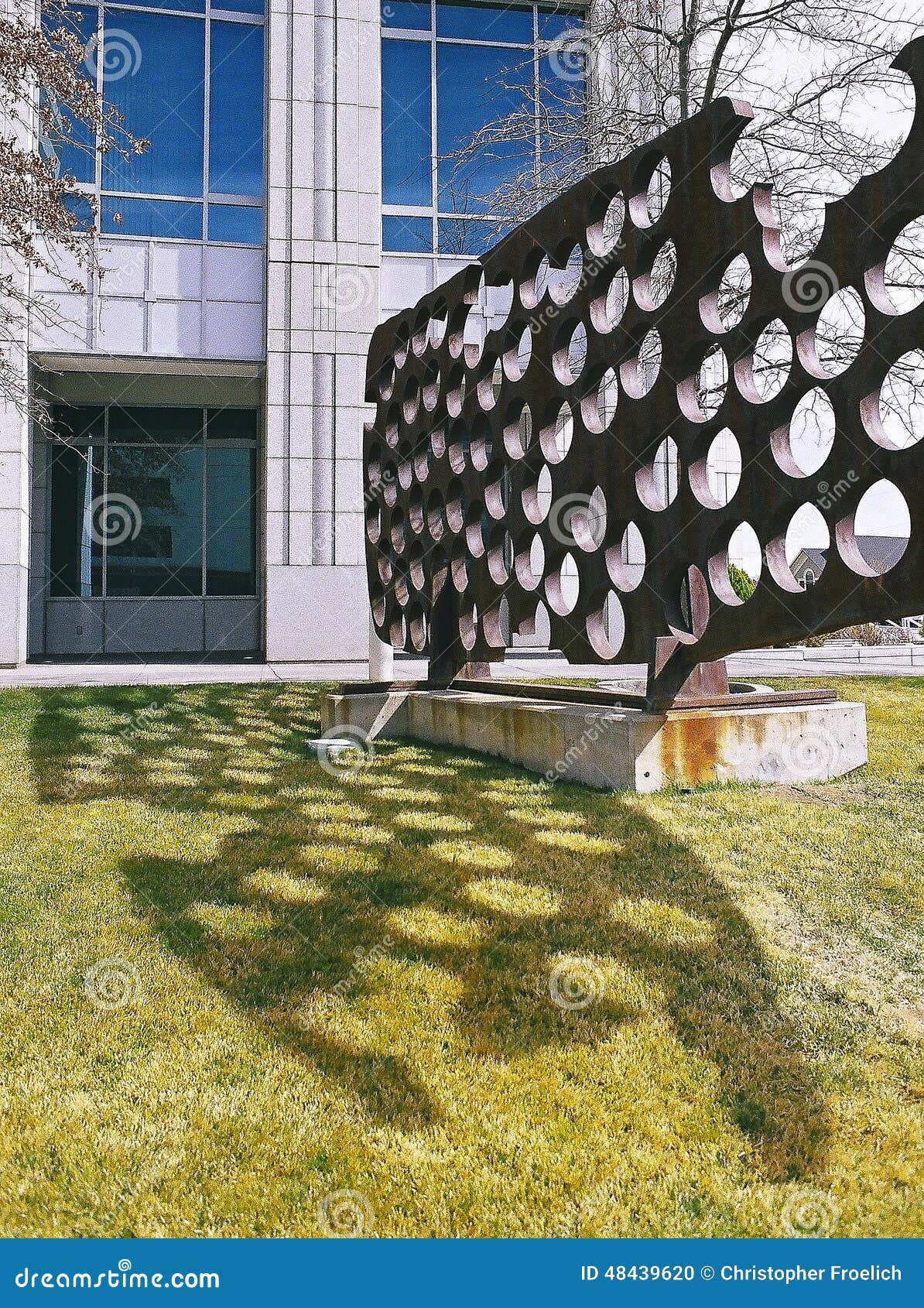 Sculpture and shadow editorial image. Image of interesting - 48439620