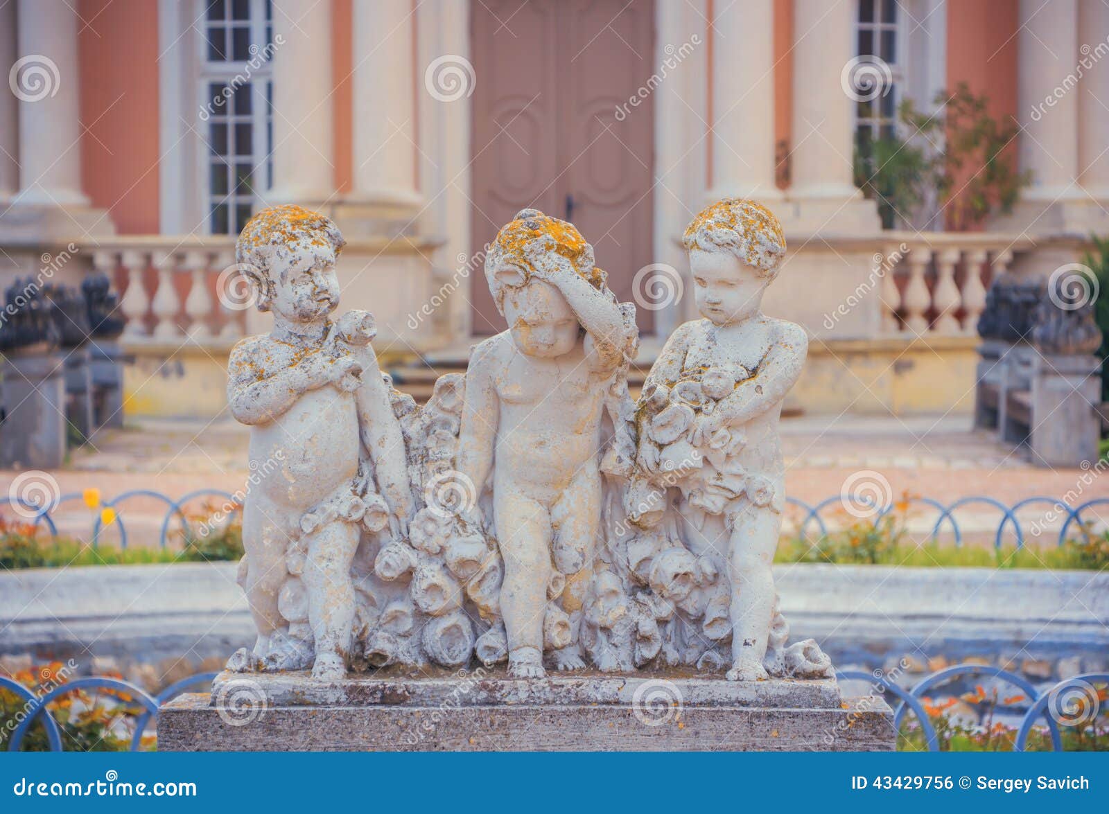 Sculpture of three angels editorial photo. Image of closeup - 43429756