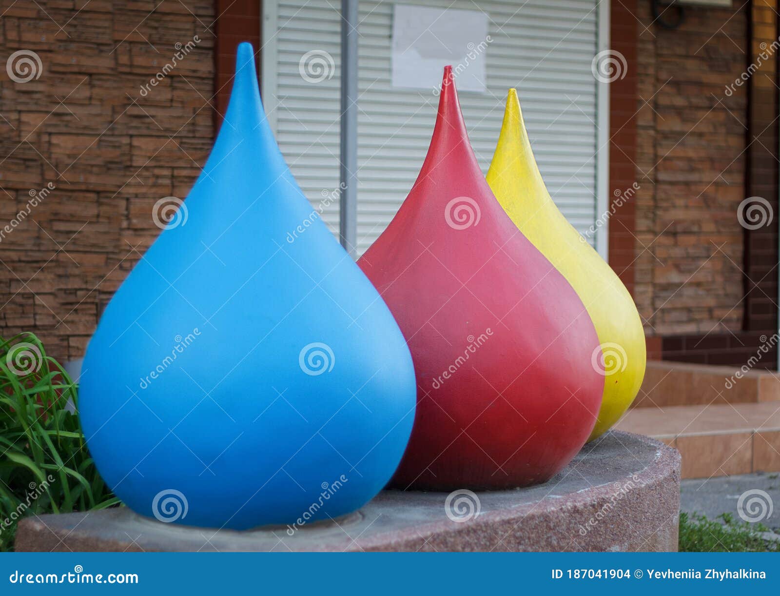 Three Drops On Wood Texture Stock Photography | CartoonDealer.com #78525878