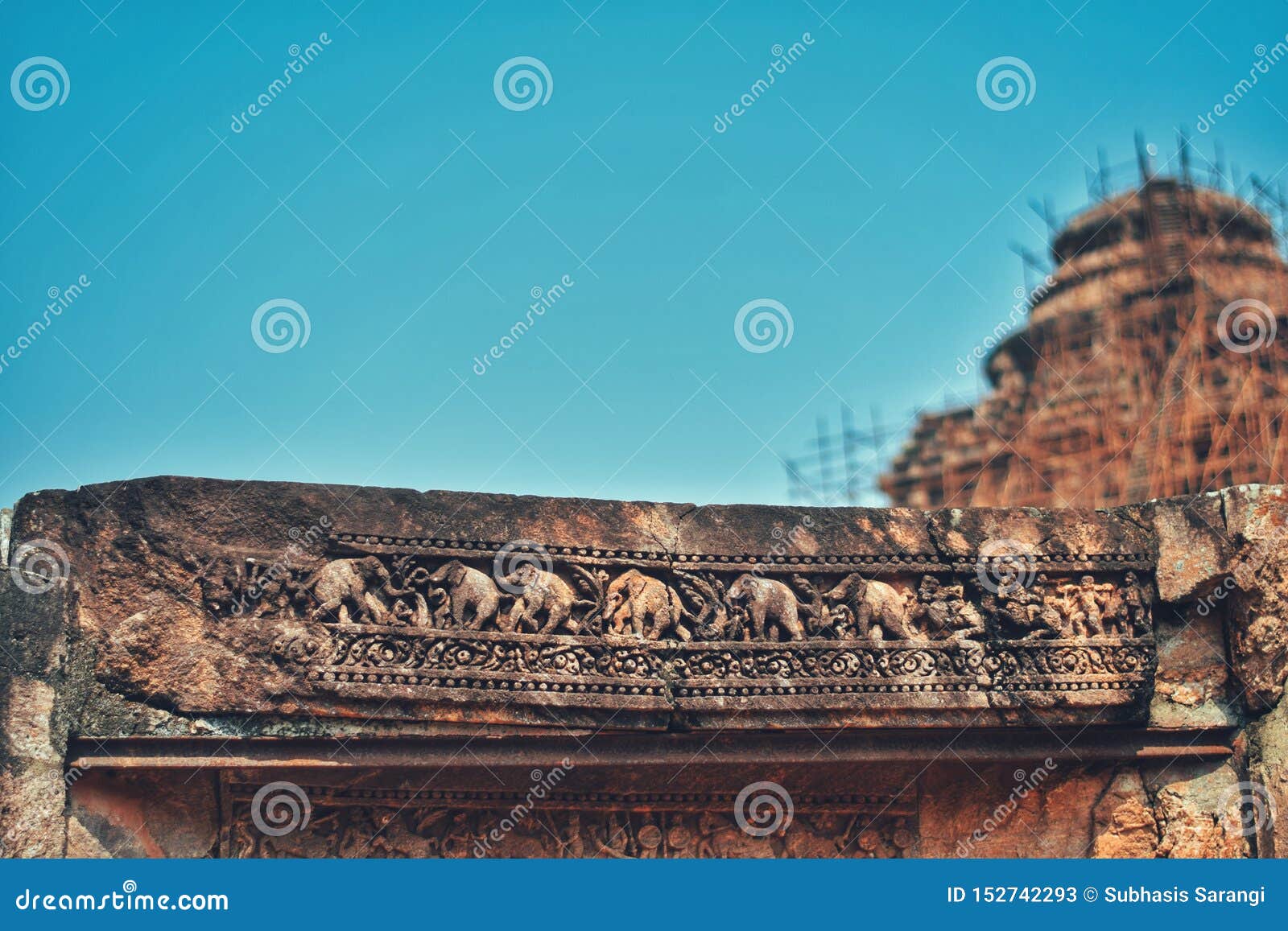 Sculptures at sun temple stock image. Image of sculptures - 152742293