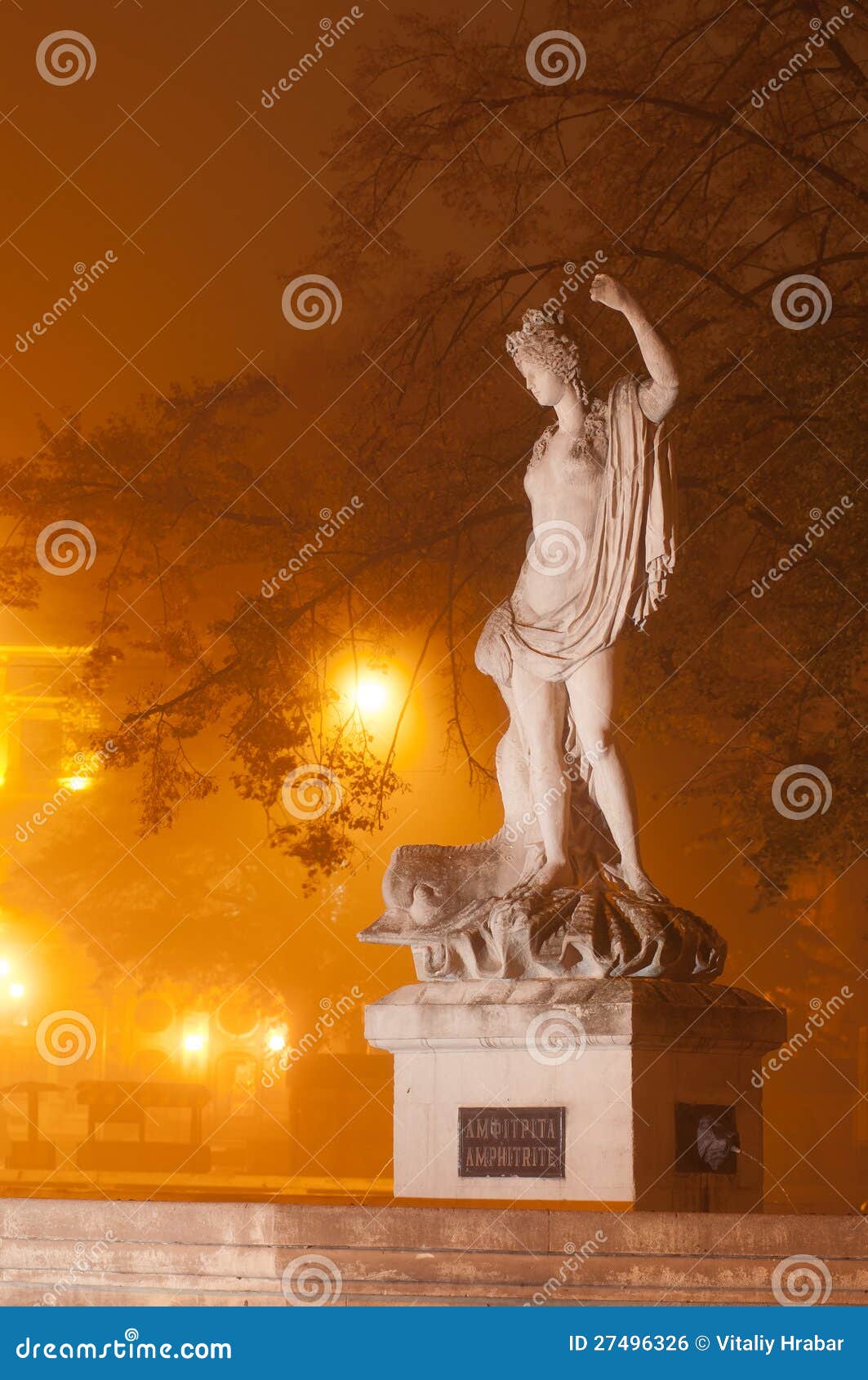 Scultura di Amphitrite fotografia stock. Immagine di costruzioni - 27496326