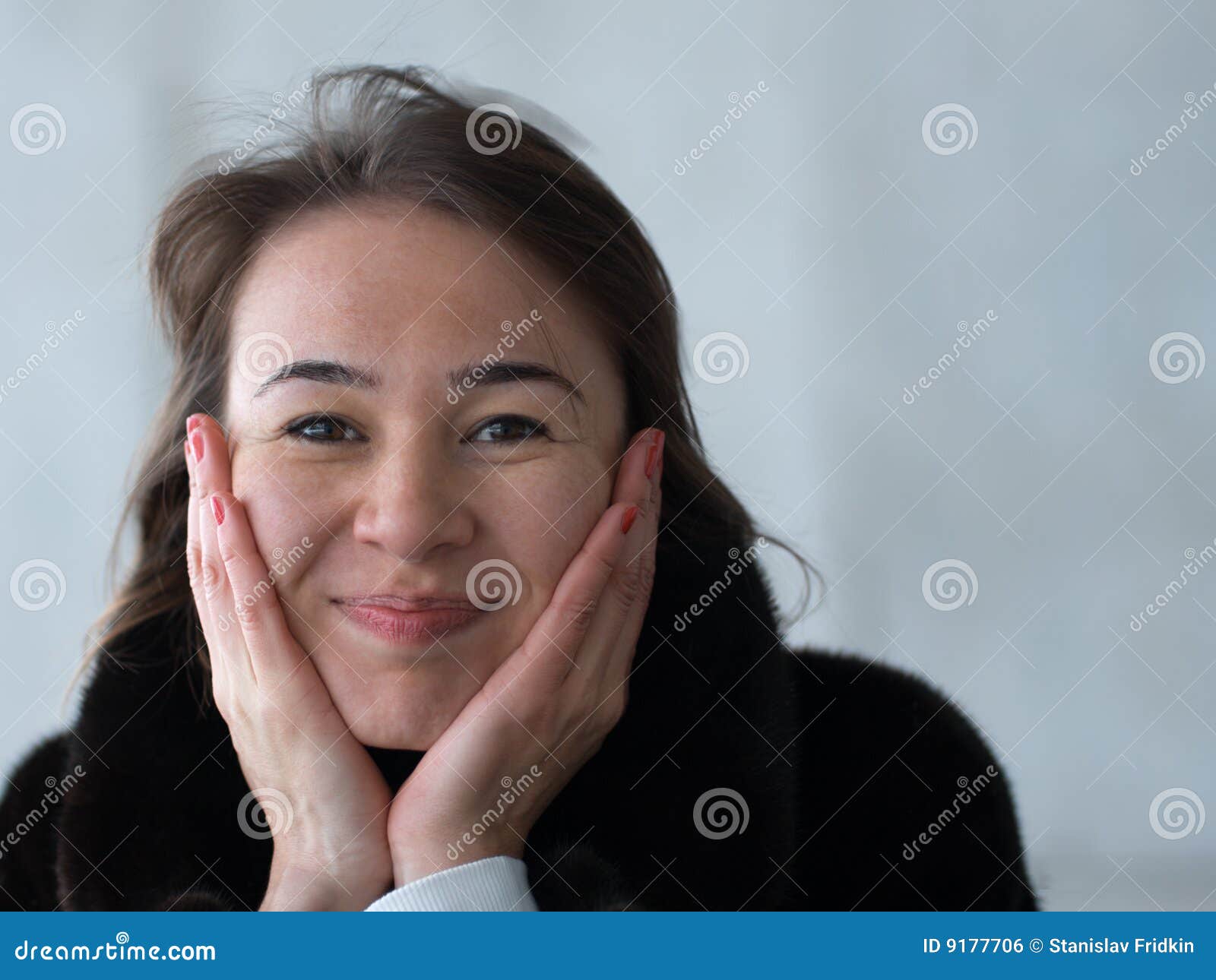 Señora bonita foto de archivo. Imagen de amabilidad, piel - 9177706