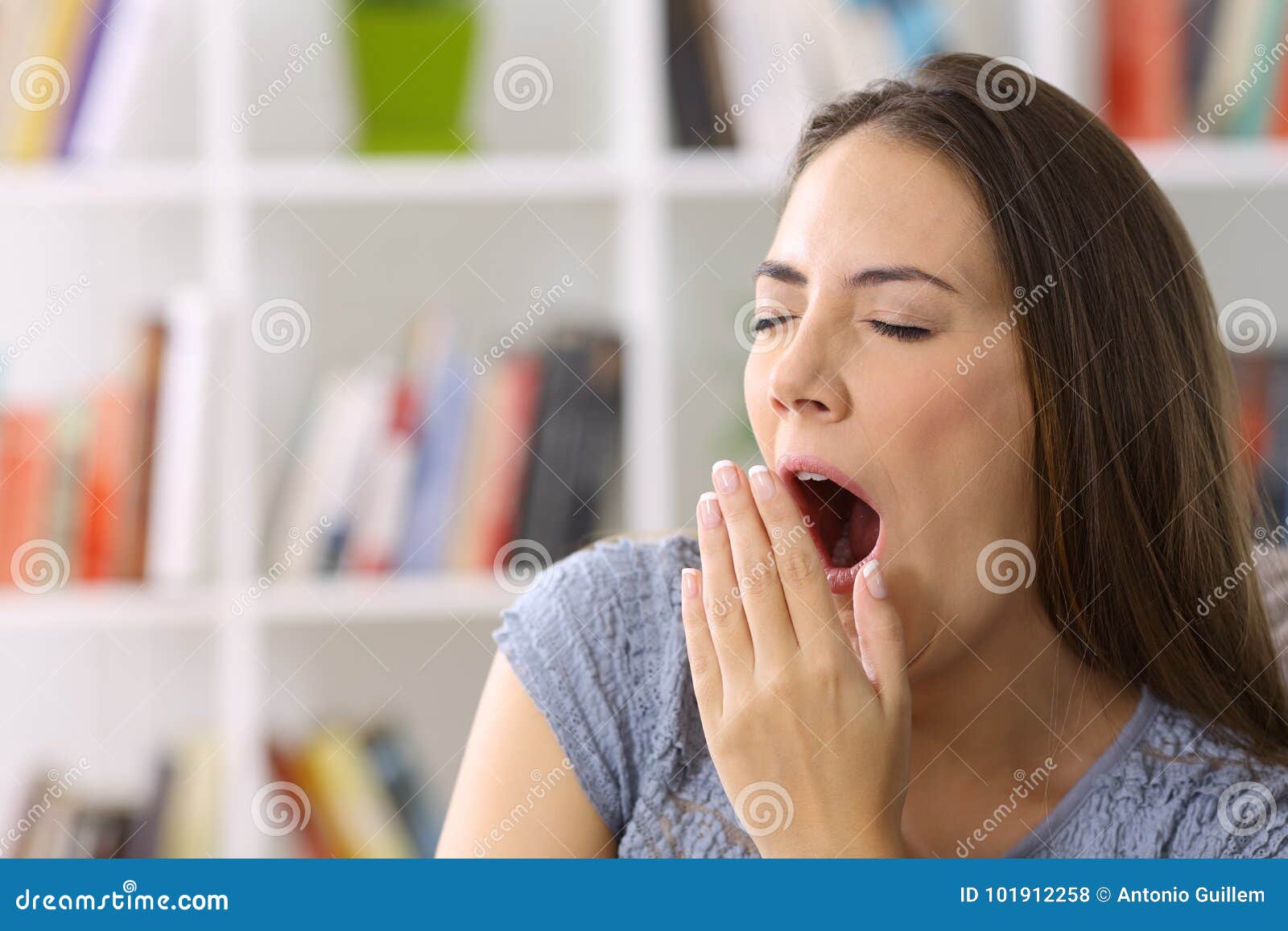 43,304 Bostezo Fotos de stock - Fotos libres de regalías de Dreamstime