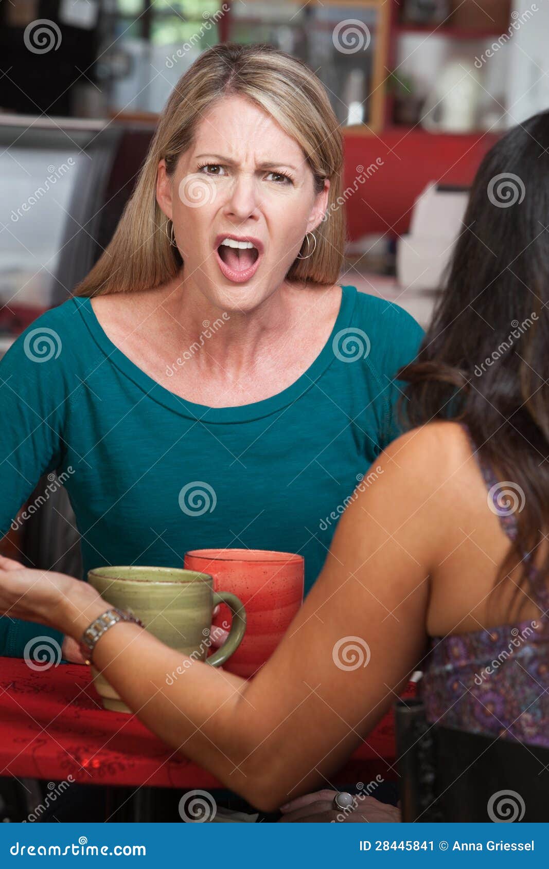 Señora ultrajada en café imagen de archivo. Imagen de trastorno - 28445841