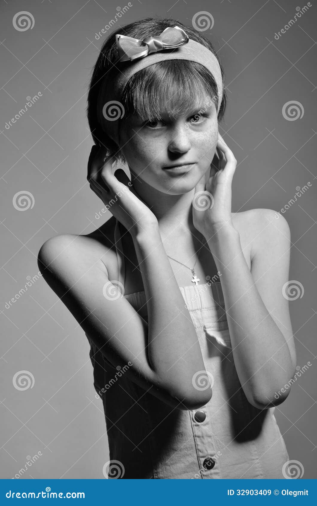 Se Bichonner Mince Dadolescente Image Stock Image Du Lissez