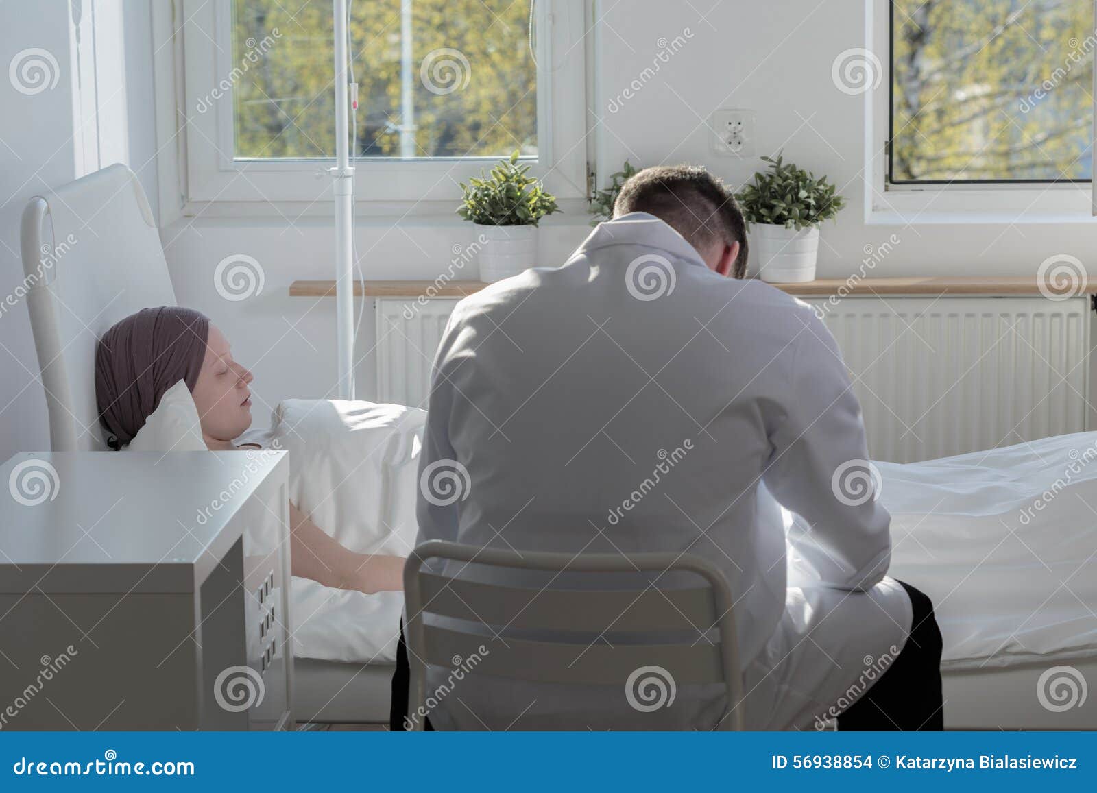 Se reposer par le patient photo stock. Image du médical - 56938854