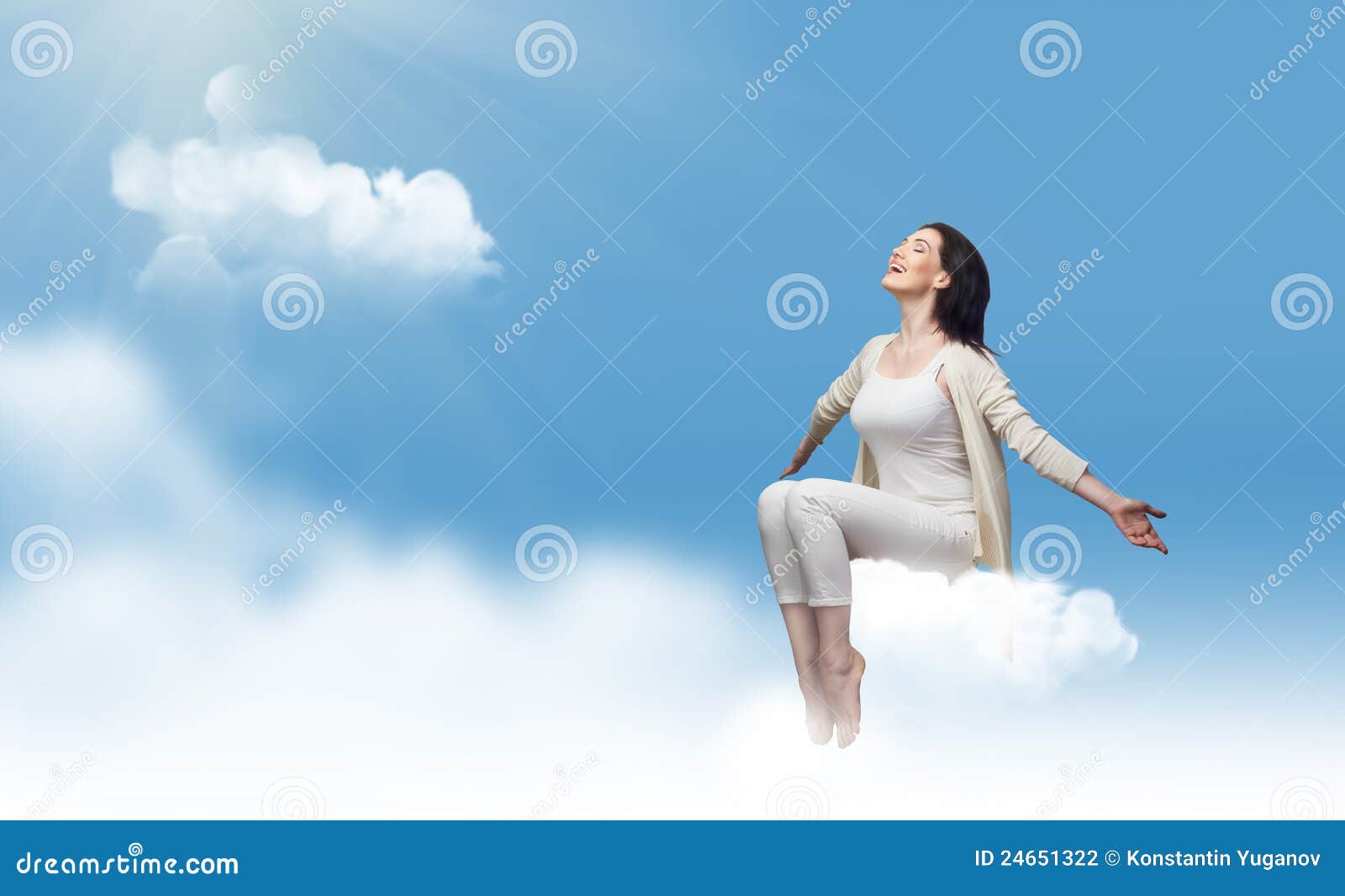 Se reposer sur un nuage photo stock. Image du humain - 24651322