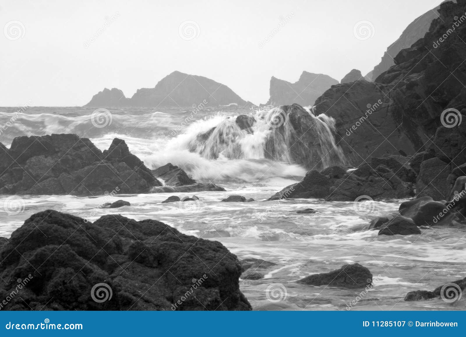 Rough seas over rocks stock image. Image of coastal, cove - 11285107