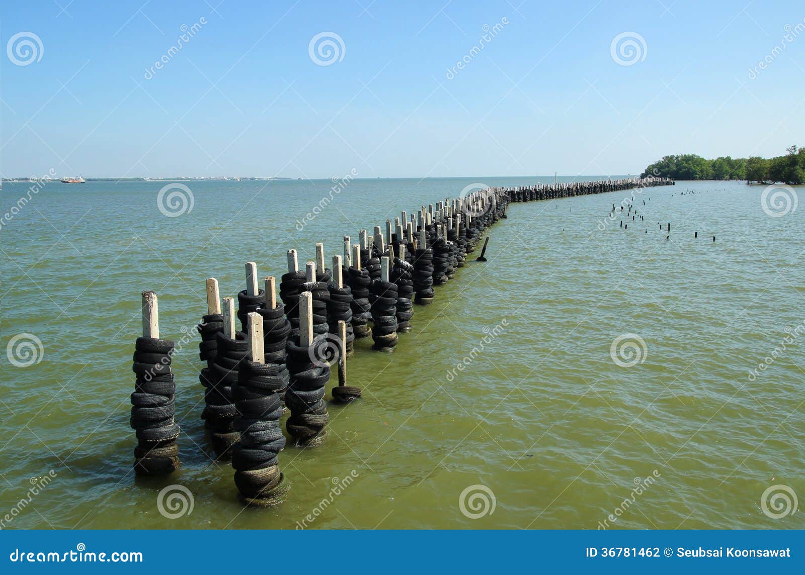 Sea and breakwater stock photo. Image of clear, edge - 36781462