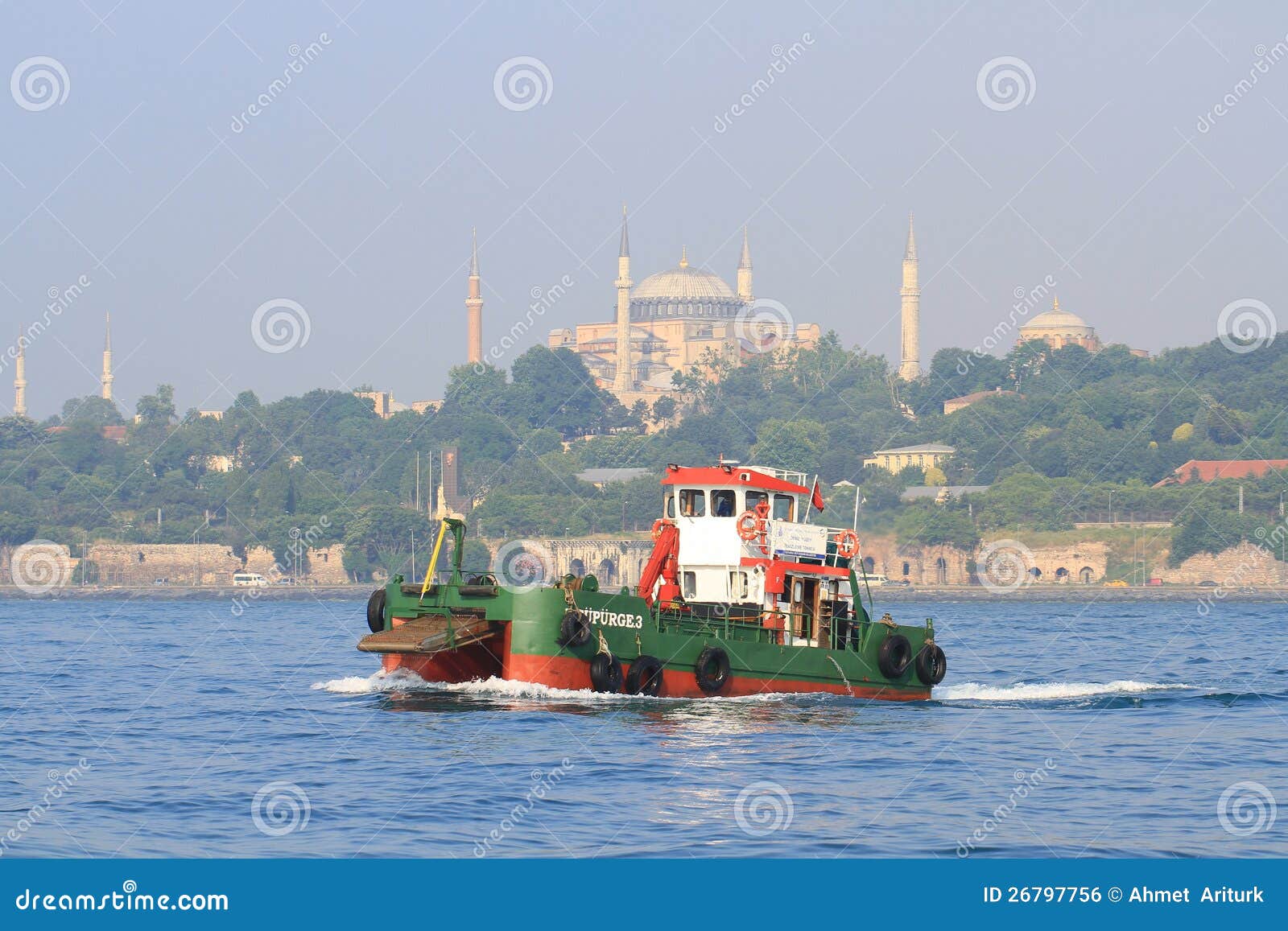 Sea cleaning boat editorial photo. Image of bilge, nature - 26797756