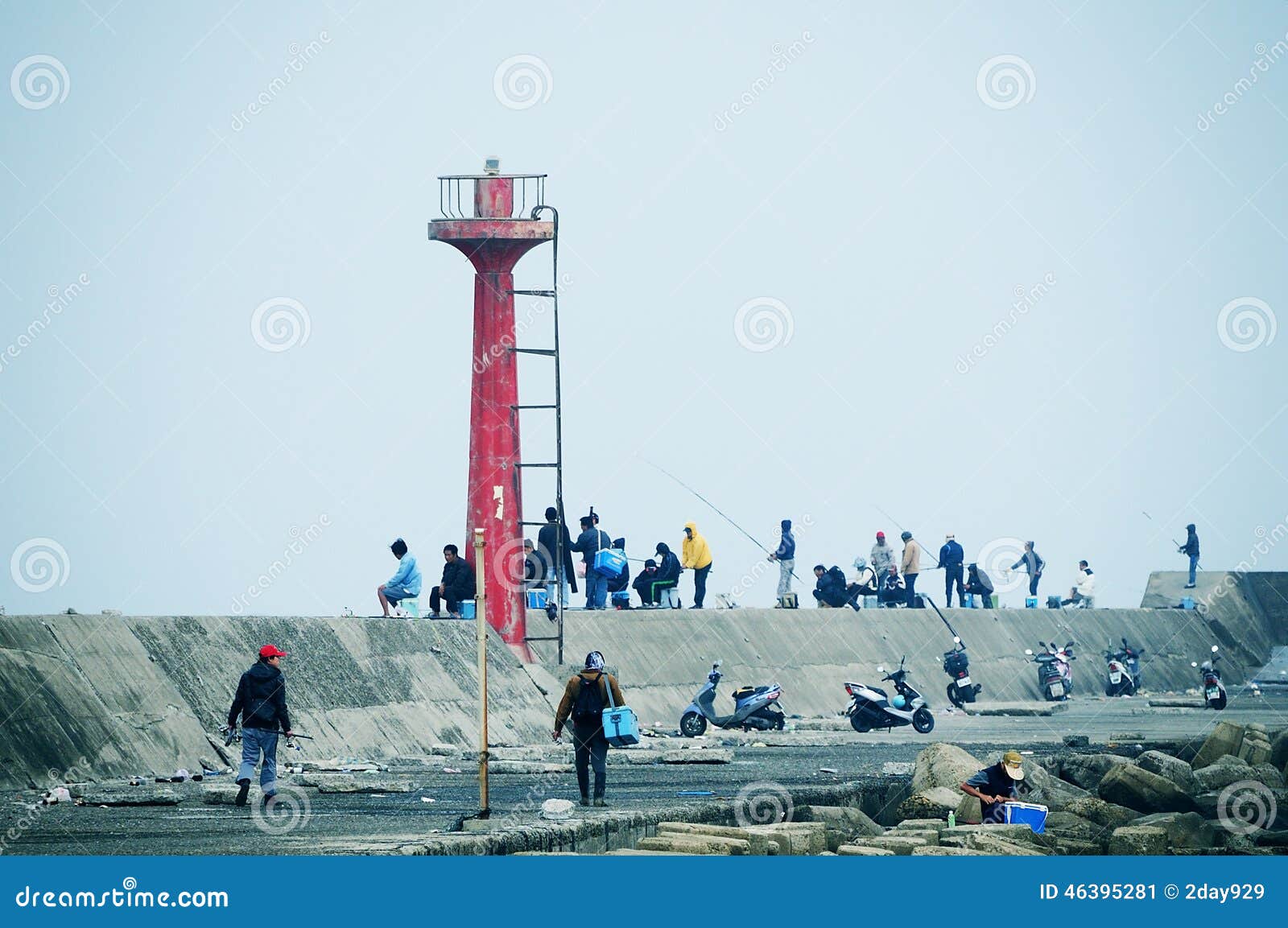 Sea Fishing in Taoyuan, Taiwan Editorial Photo - Image of fishing ...
