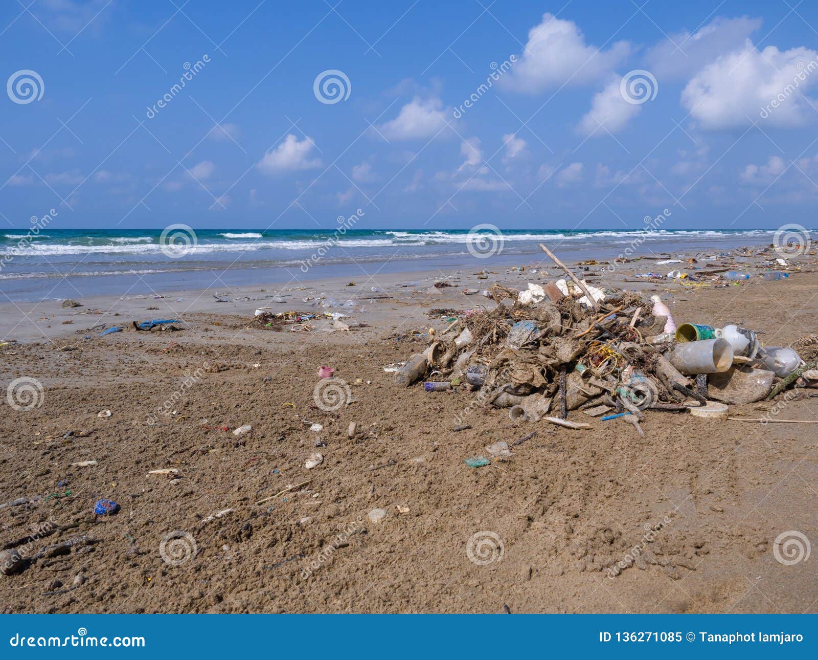 The Sea that is Full of Garbage is on the Beach on the Bright Five Days ...