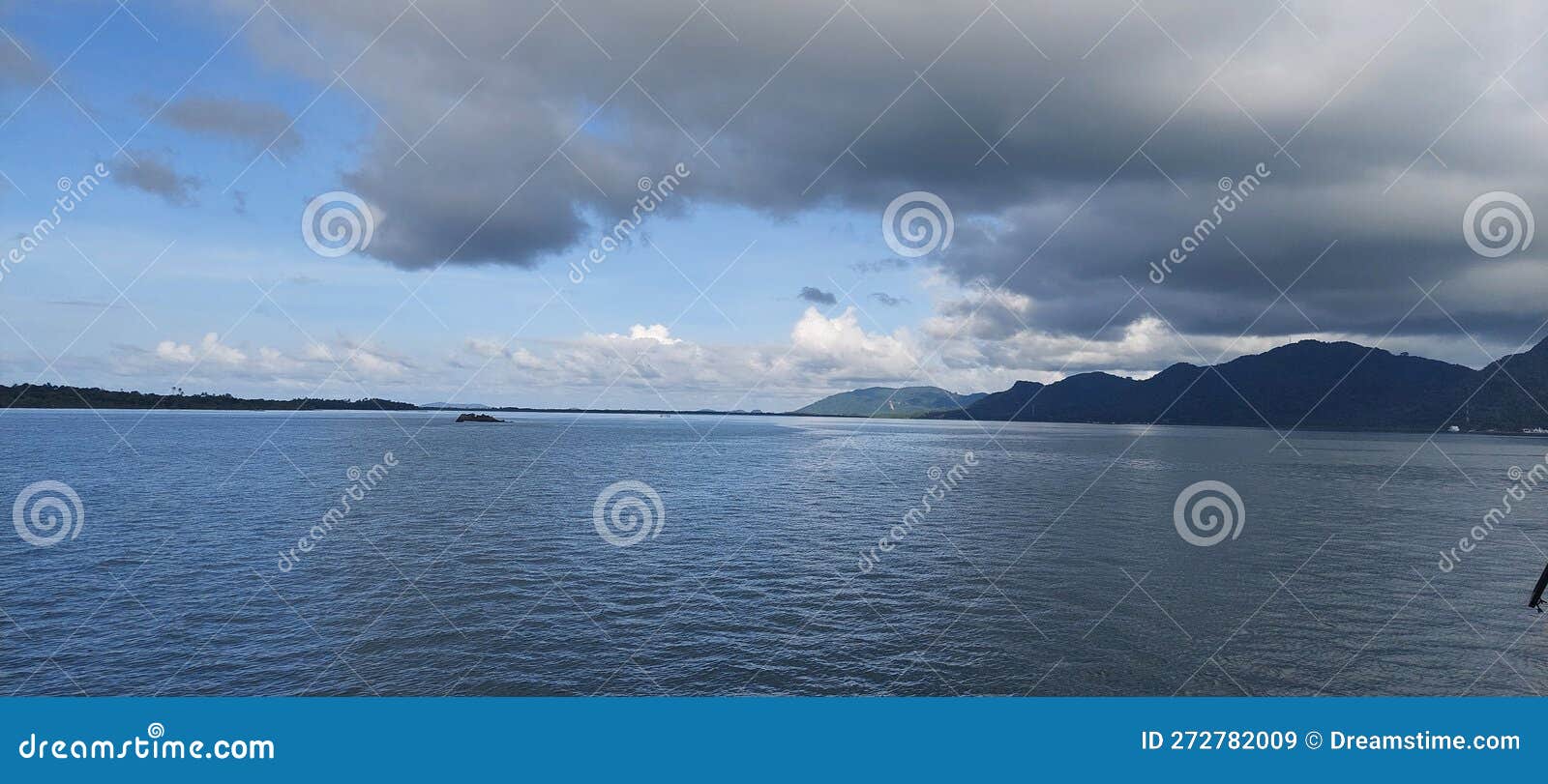 Sea ??off the Border of Indonesia and Malaysia Stock Image - Image of ...