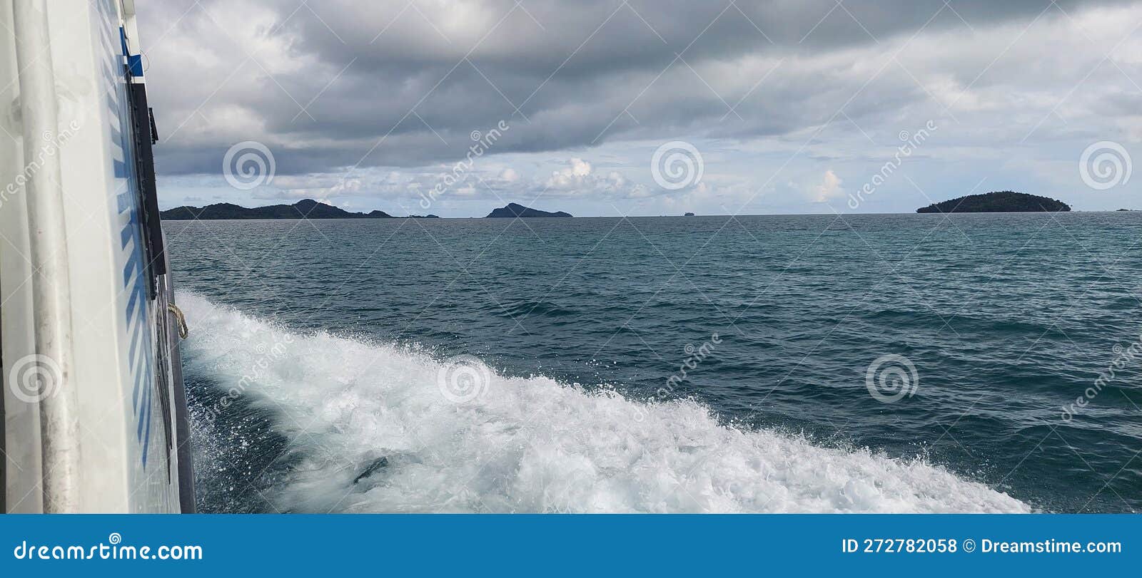 Sea ??off the Border of Indonesia and Malaysia Stock Photo - Image of ...