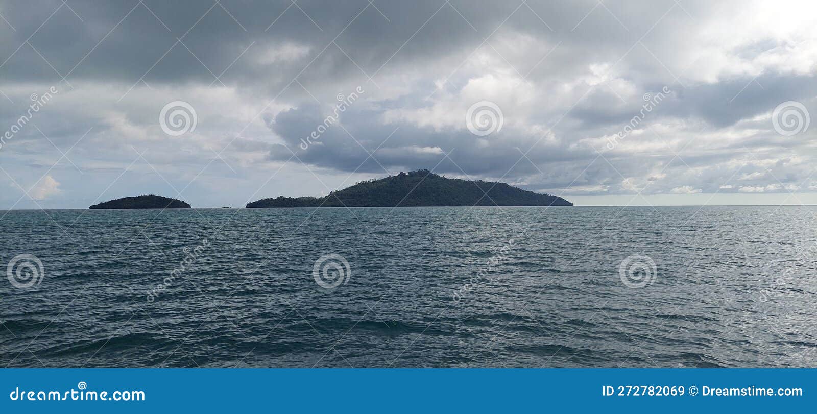 Sea ??off the Border of Indonesia and Malaysia Stock Image - Image of ...