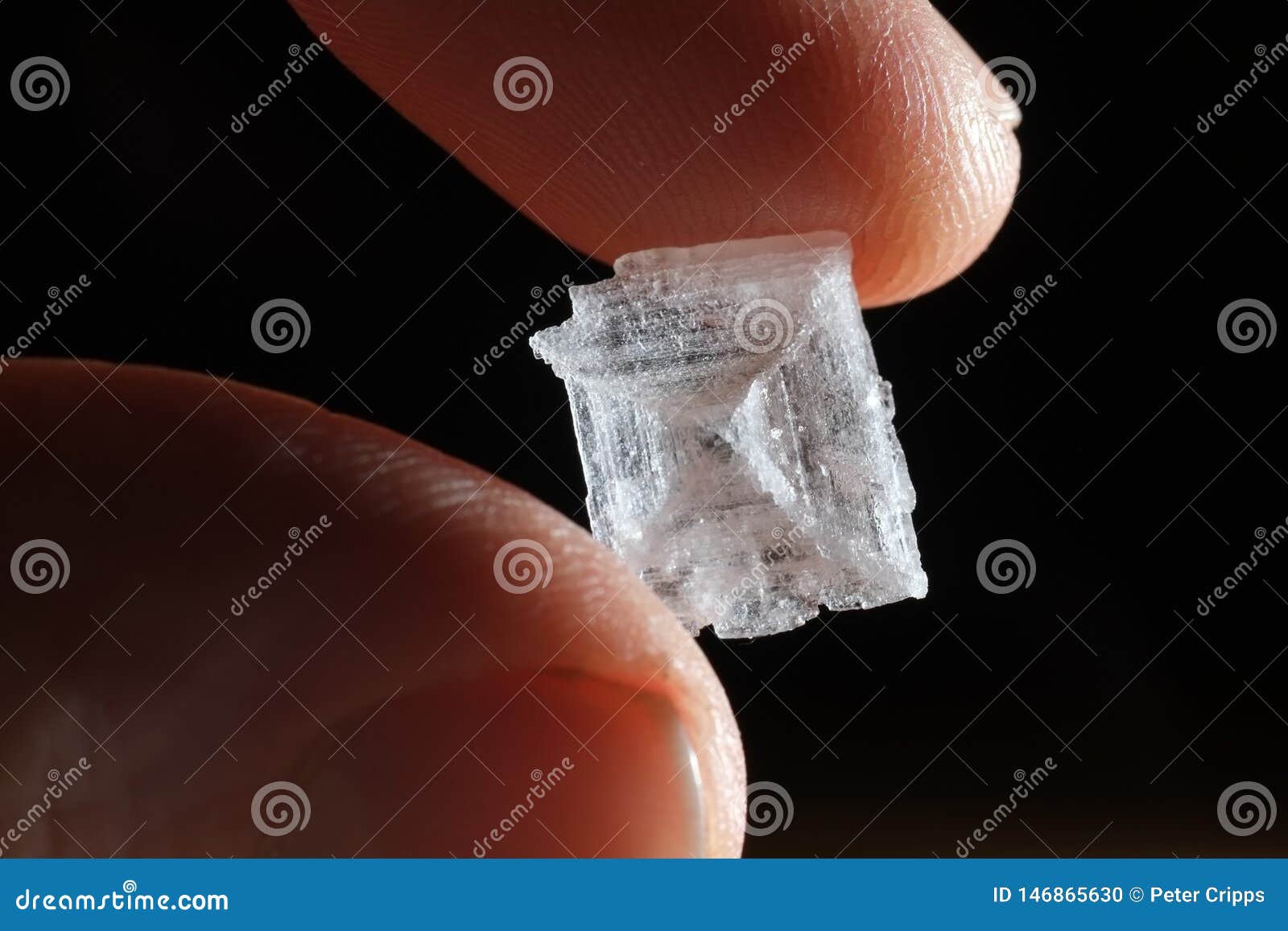 Crystals Of Sodium Borate Under The Microscope Stock Image ...