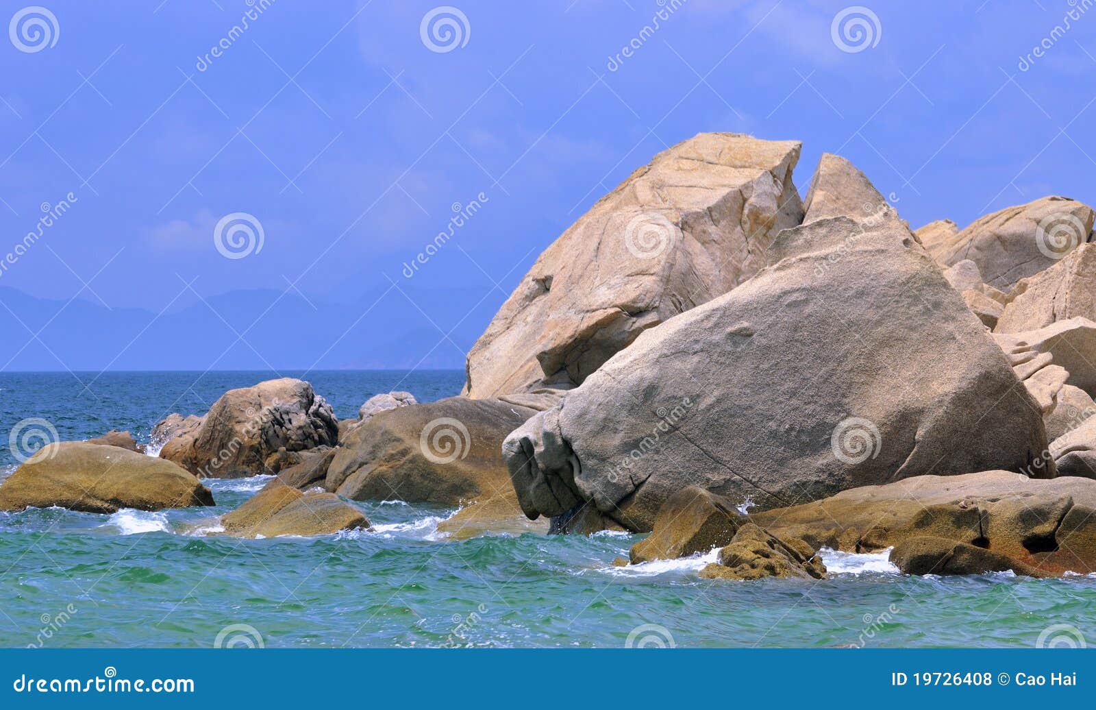Sea shore rock stock photo. Image of compare, landscape - 19726408