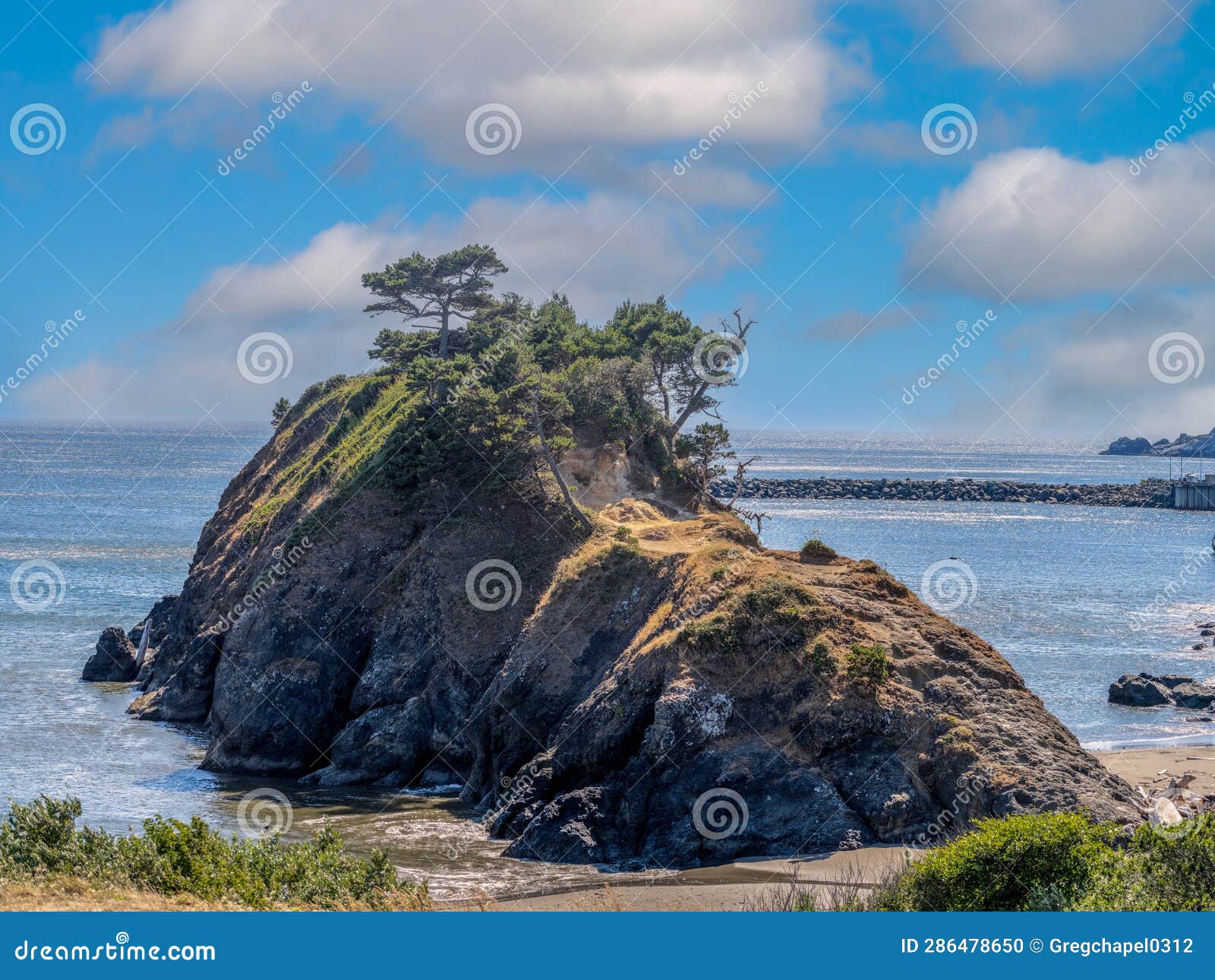 Sea Stack Rocks on the Oregon Coast. Stock Photo - Image of summer ...