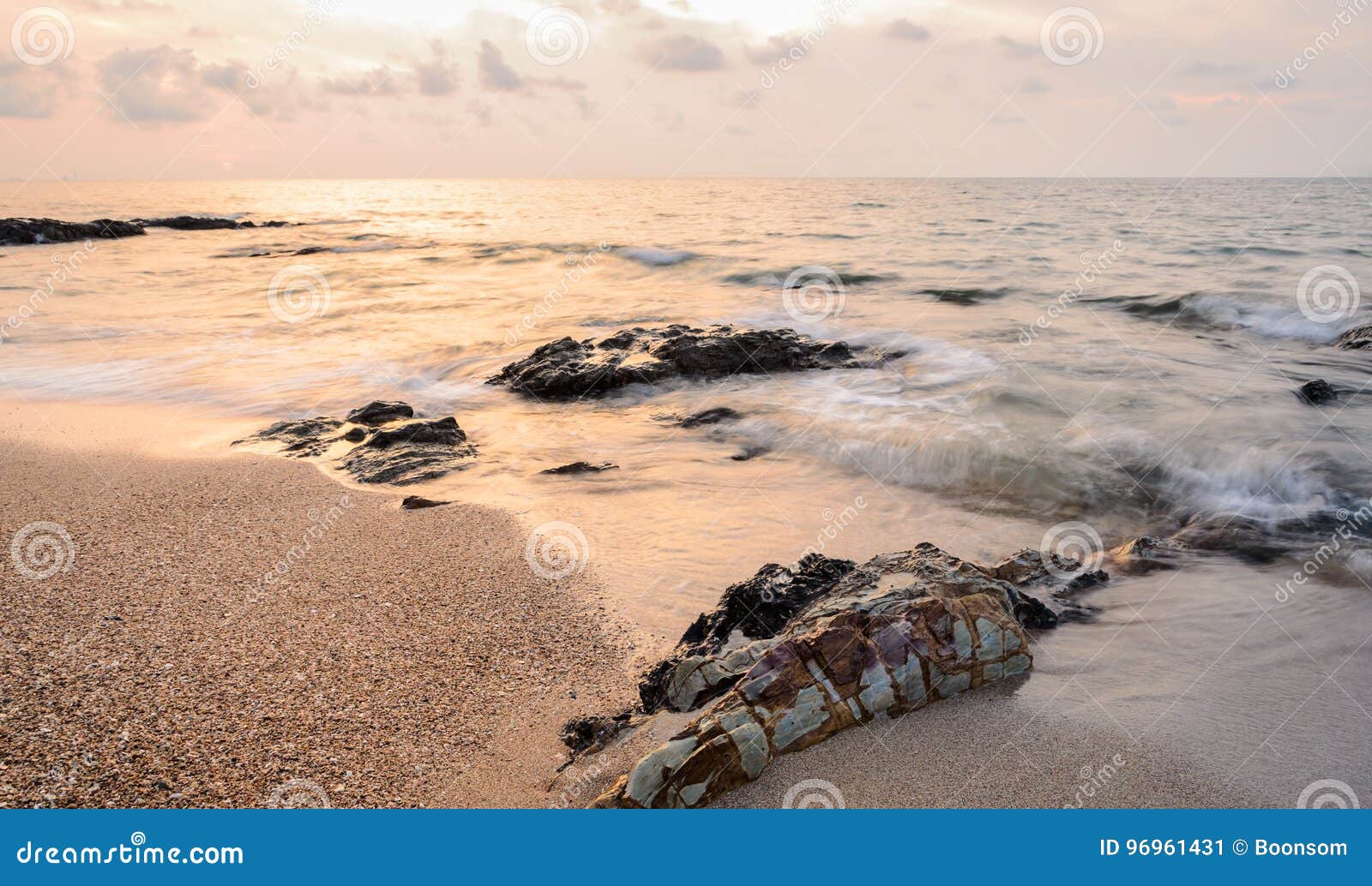 Sea Sunrise with Rocks on Beach Stock Image - Image of coast, horizon ...