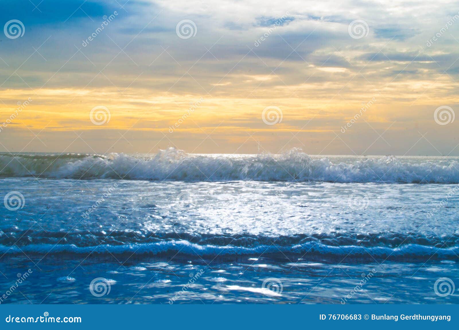 A sea wave and blue sky stock image. Image of sunrise - 76706683