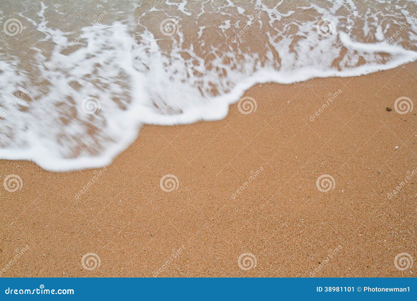 Sea wave over sand stock image. Image of shoreline, seashore - 38981101