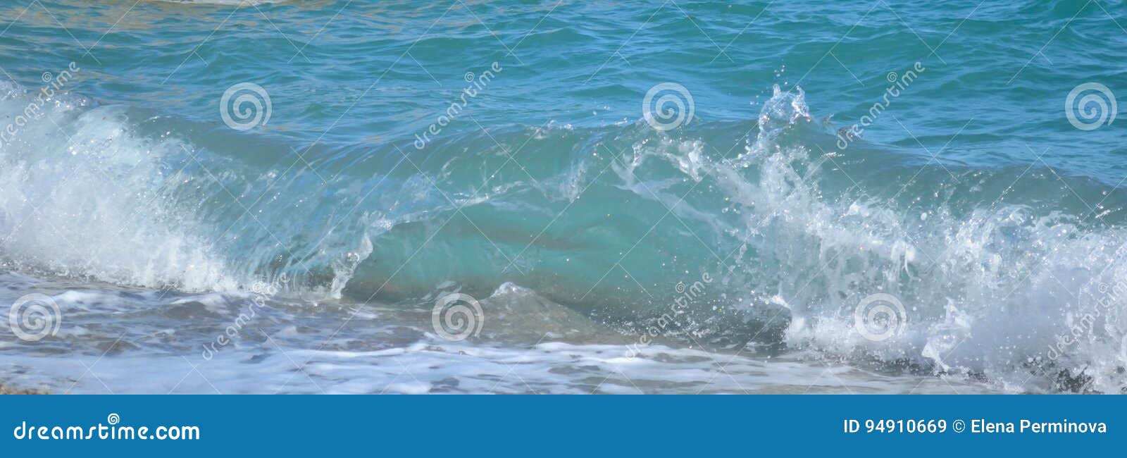 Sea wave rolls to shore stock image. Image of wave, foam - 94910669
