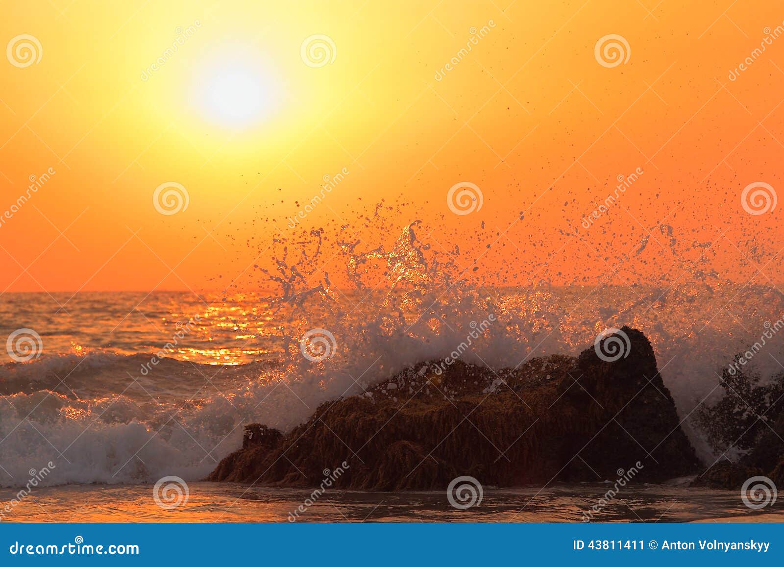 Sea wave on sunset stock image. Image of stone, orange - 43811411