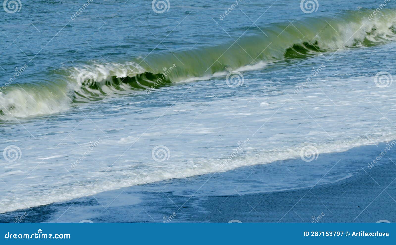 Sea Waves Break on Pebble Beach. Wave Motion on the Shoreline with Foam ...