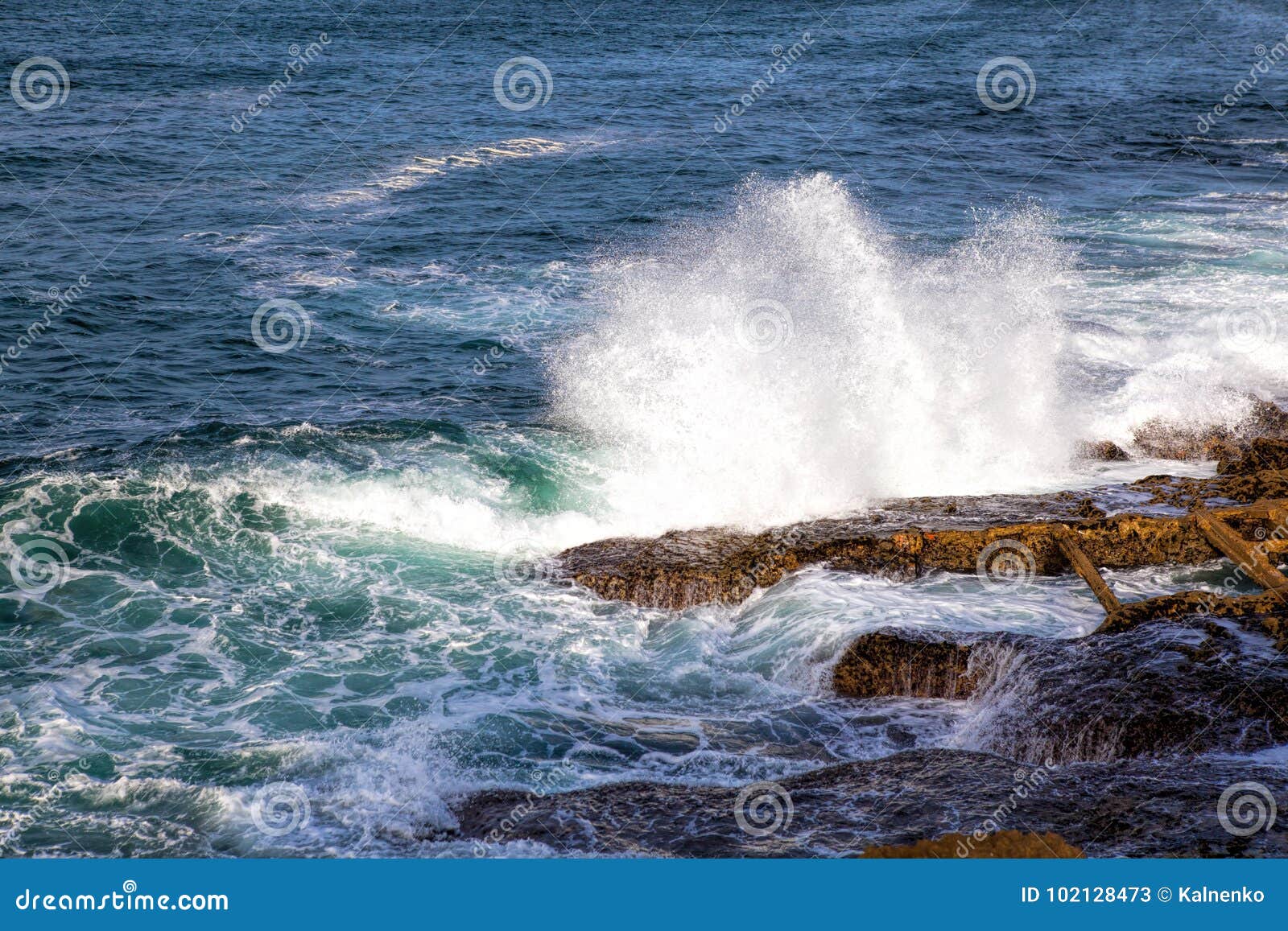 Sea Waves Crashing Against the Rocks Stock Image - Image of breaking ...