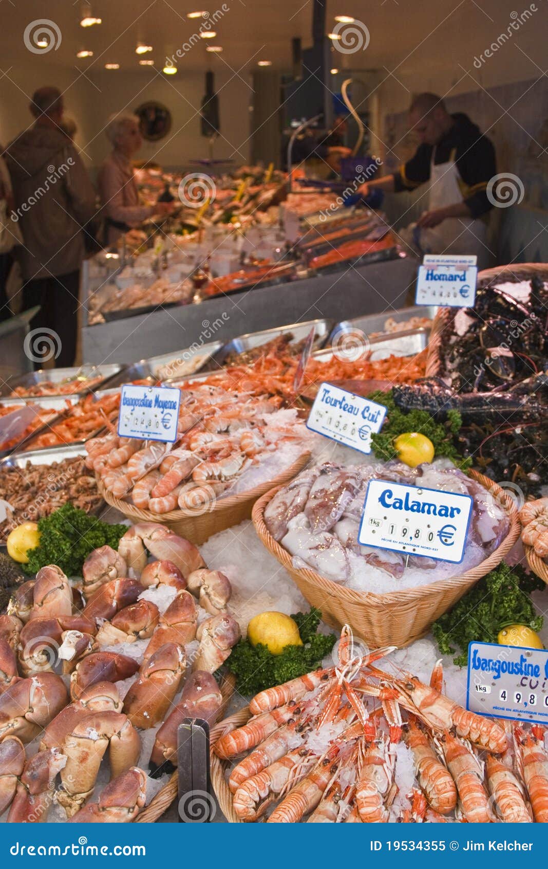 Seafood Display editorial image. Image of price, fresh - 19534355