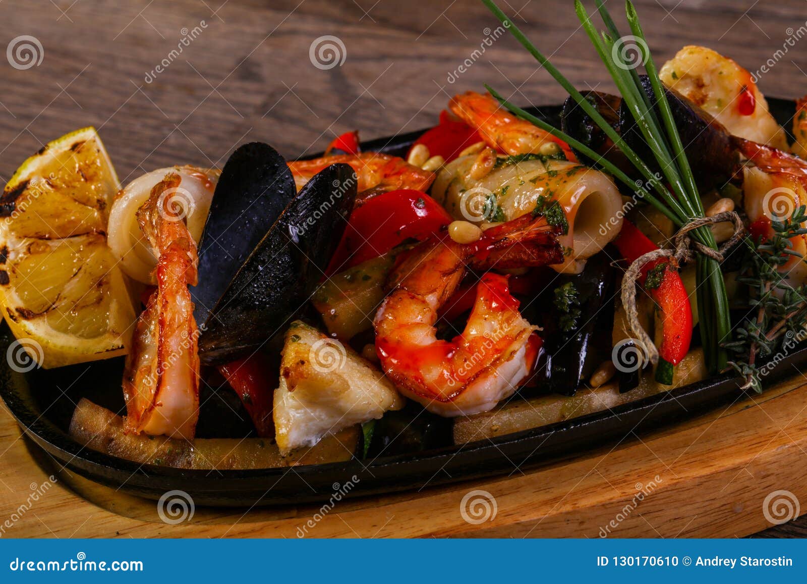 Seafood pan mix stock photo. Image of noodles, delicious - 130170610