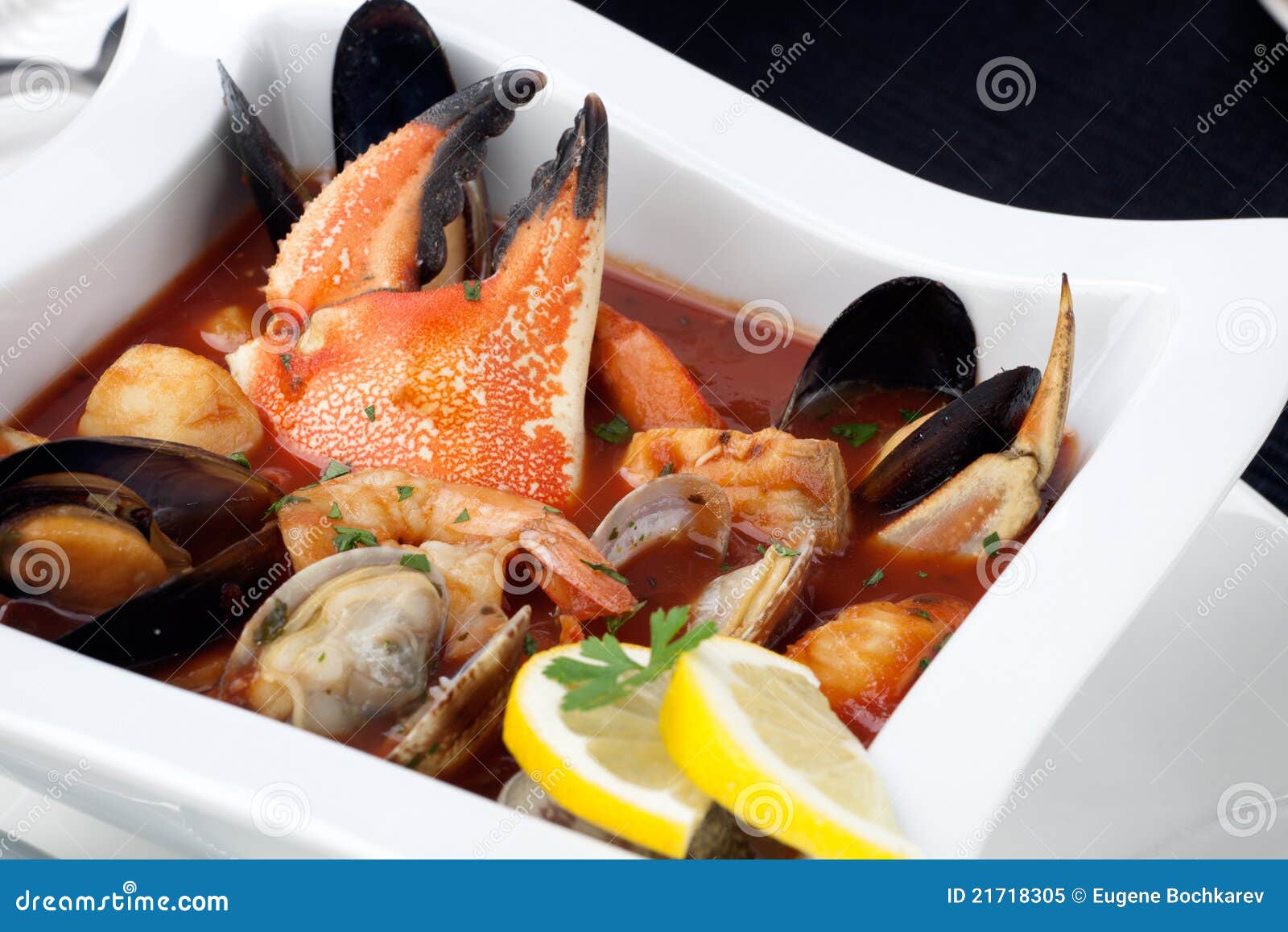 Crab Claw Holding A Heart On A Beach Royalty-Free Stock Photography ...