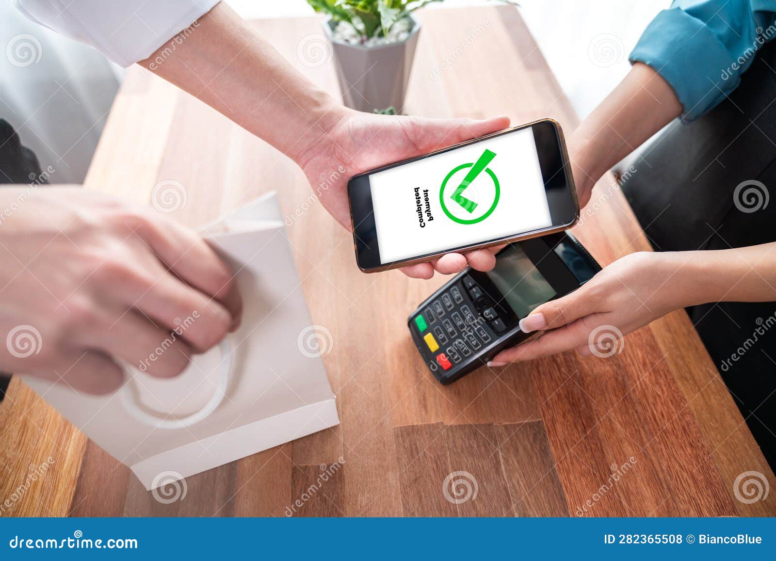 Seamless Cashless Payments with Barcode Scanning on Smartphone App ...