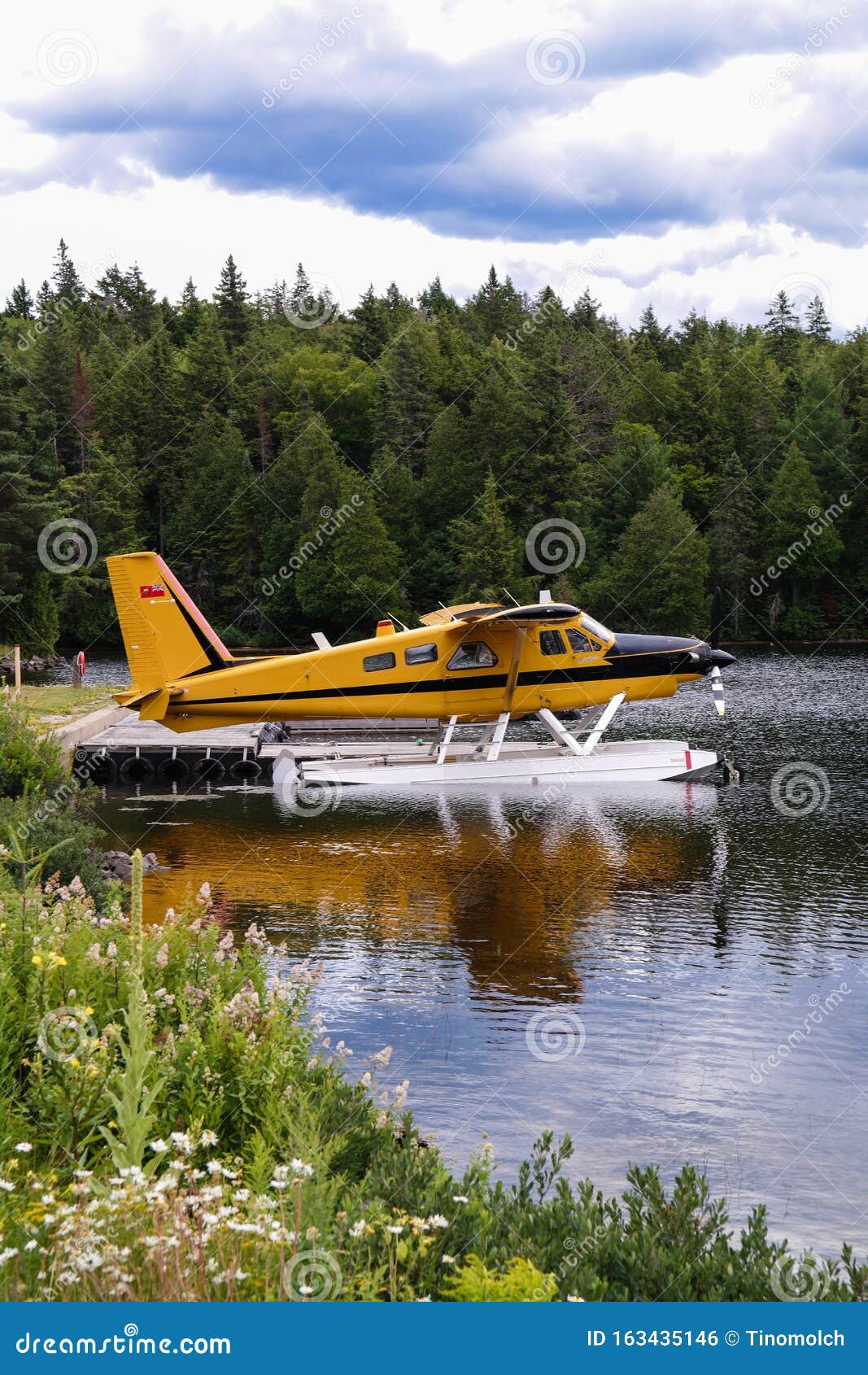 Seaplane Float Plane at the Algonquin Park in Ontario, Canada ...