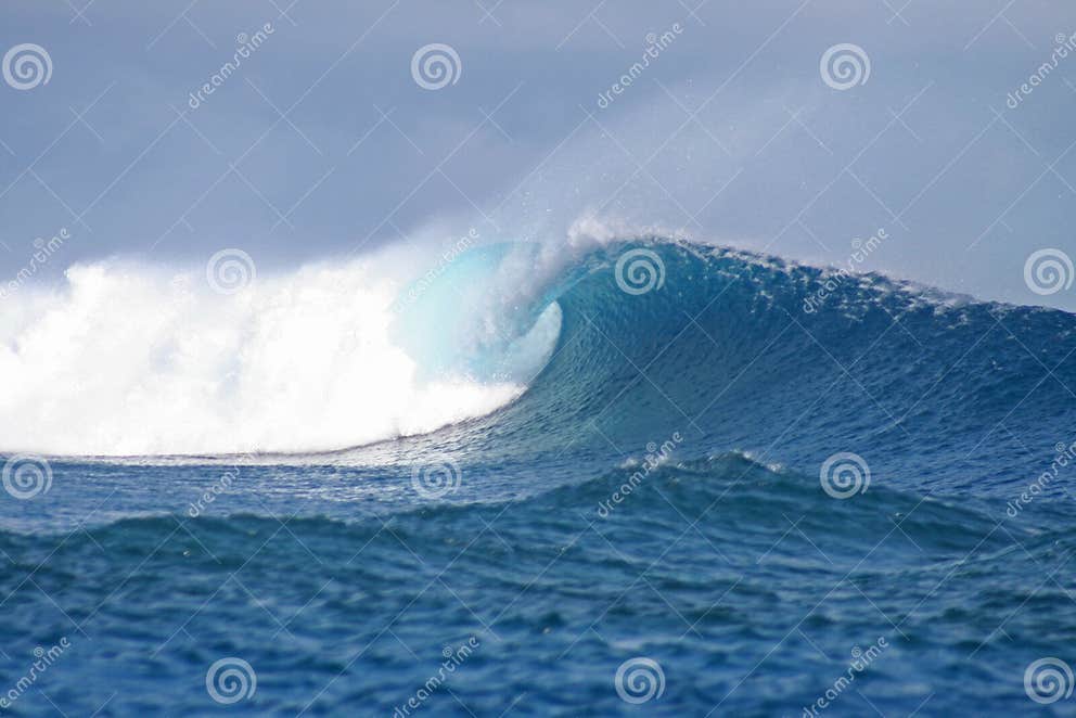 In Search of the Perfect Wave Stock Image - Image of offshore, barrels ...