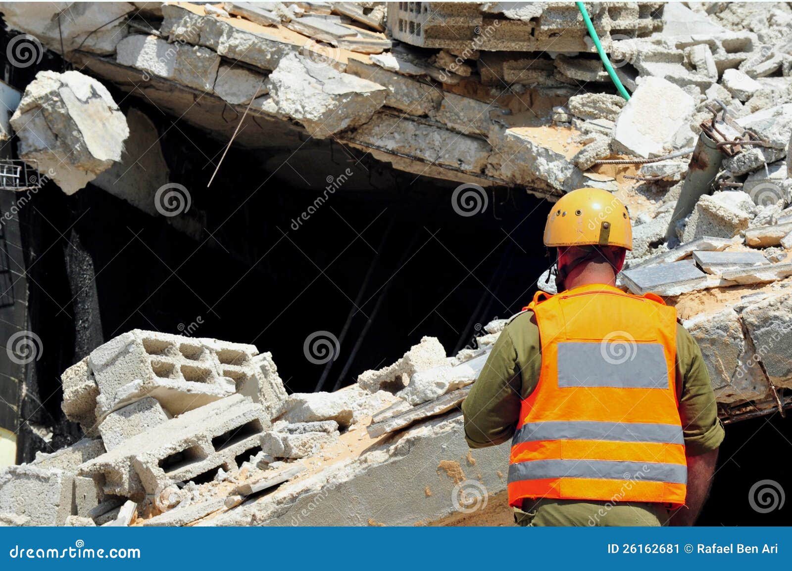 Search and Rescue through Building Rubble Editorial Photo - Image of ...