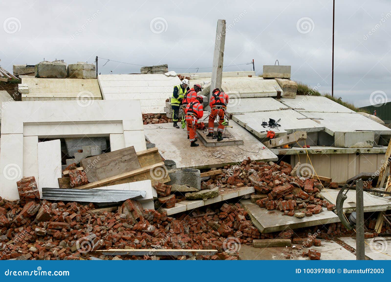 Search & Rescue Fire-fighters Editorial Image - Image of disaster ...