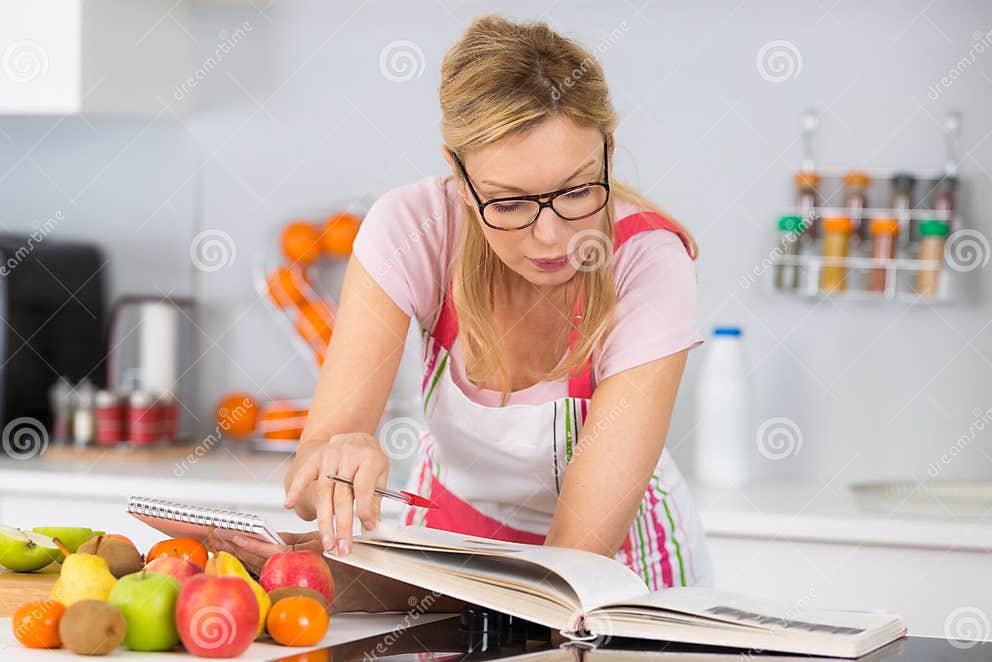 Searching for new recipe stock image. Image of taste - 100427203