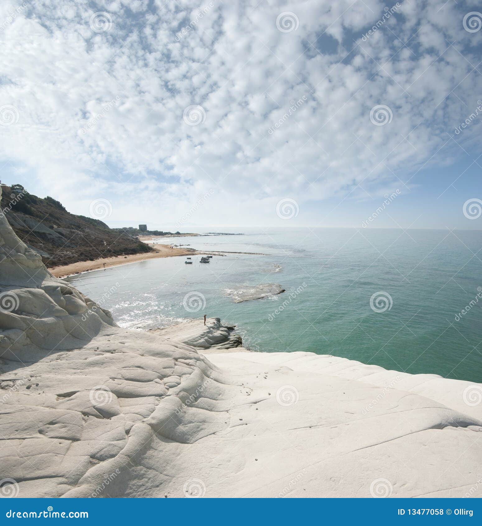 White Cliff Beach Royalty-Free Stock Photo | CartoonDealer.com #22331295