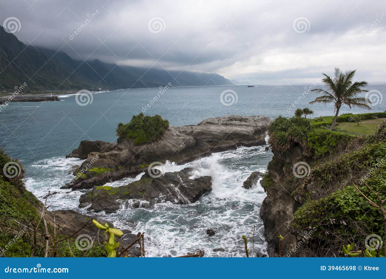 Seaside of the Pacific Ocean Taiwan Stock Photo - Image of coastline ...