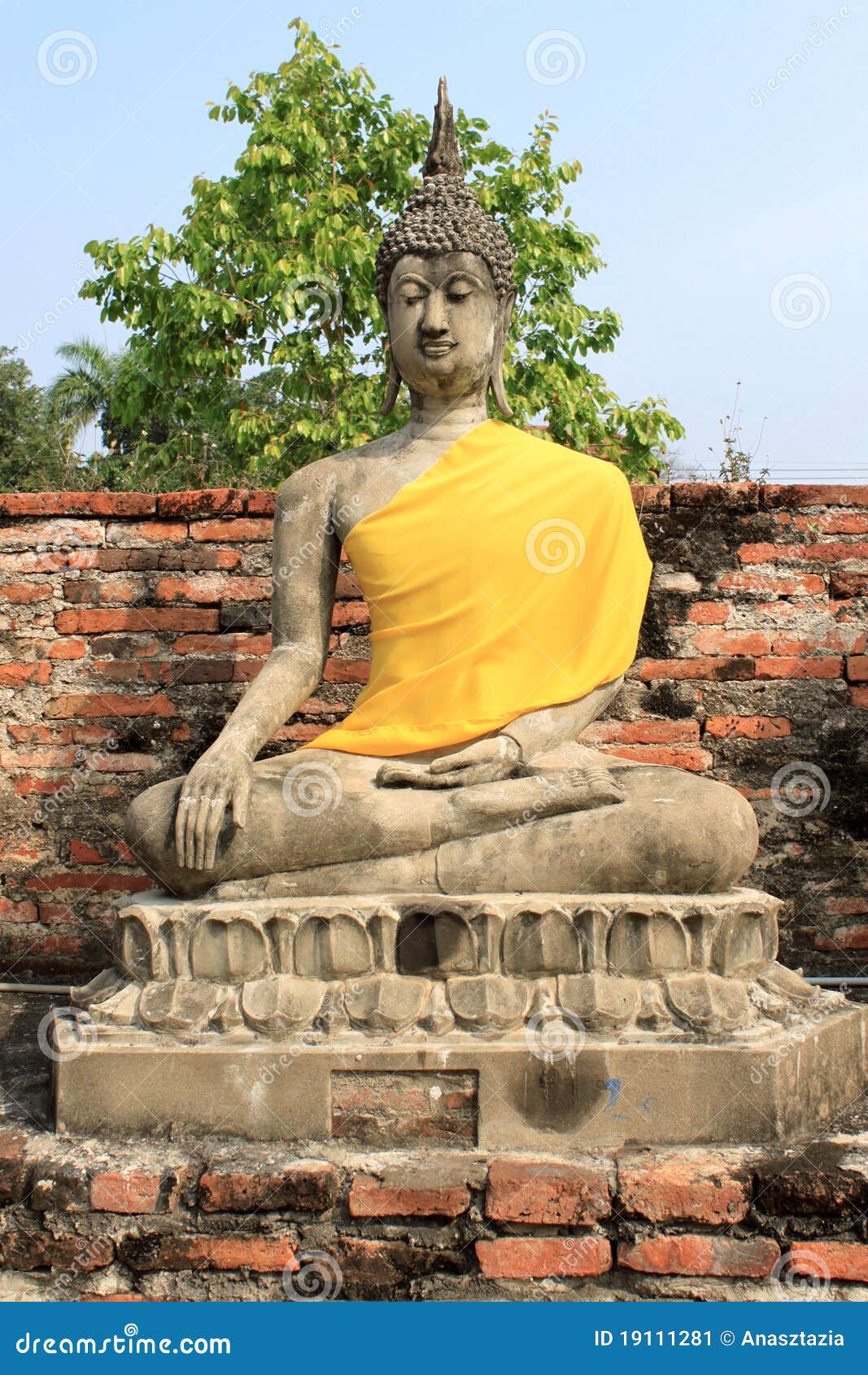 Seating Buddha image stock image. Image of brick, park - 19111281
