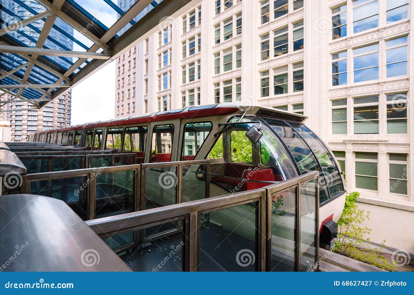 Seattle Center Monorail editorial photography. Image of history - 68627427