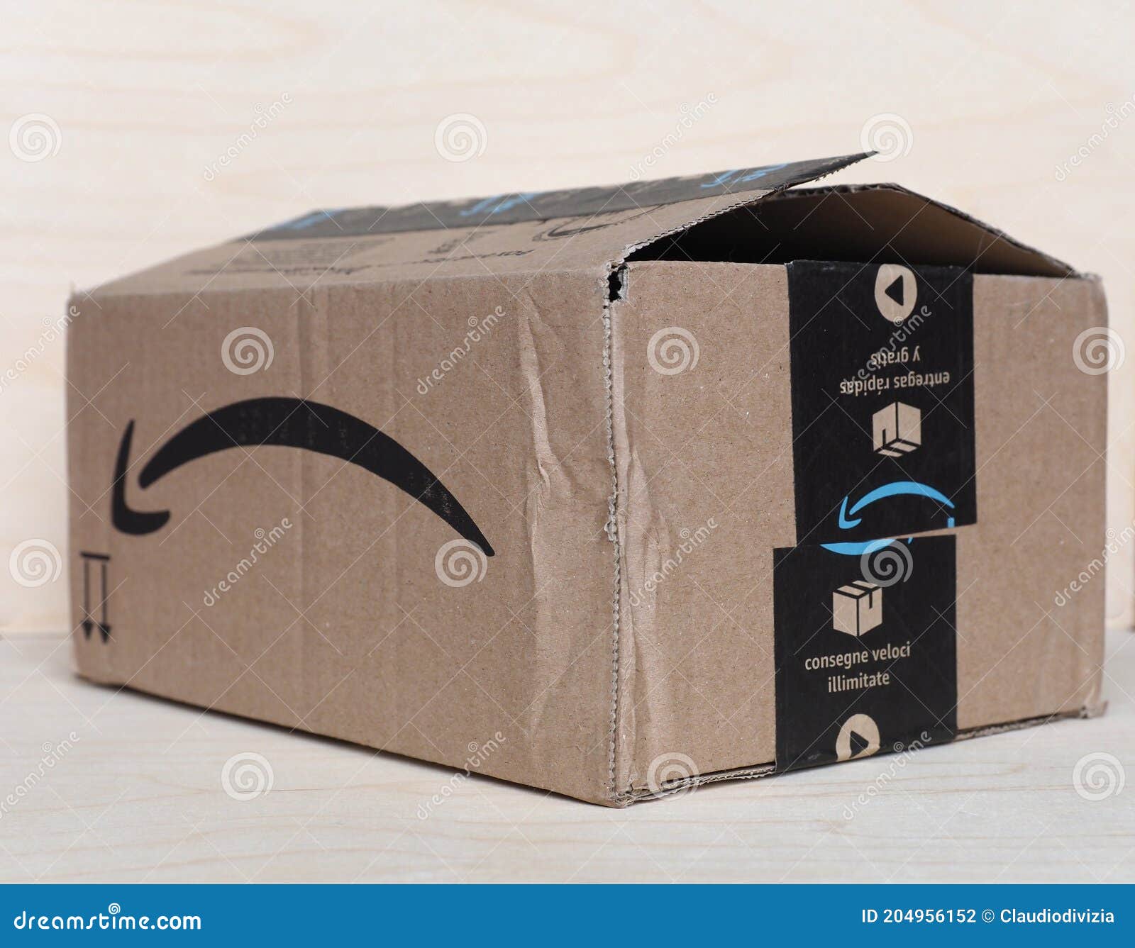 SEATTLE - DEC 2020: Amazon Packet Editorial Photography - Image of ...