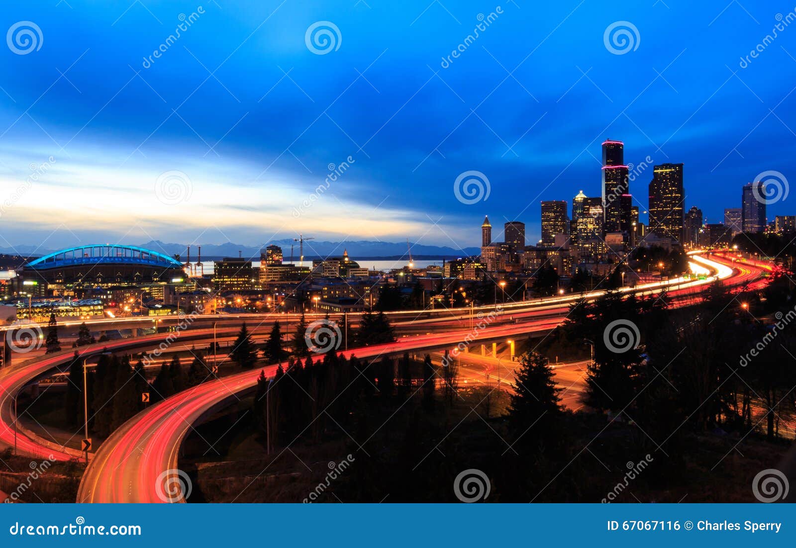 Seattle at Dusk stock photo. Image of light, rizal, trees - 67067116