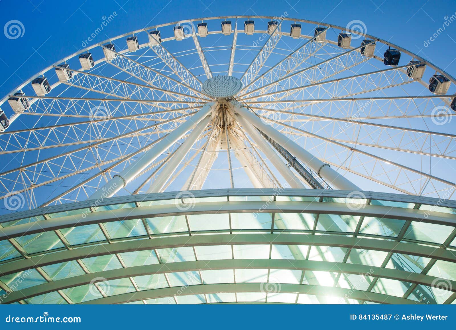 Seattle Ferris Wheel stock image. Image of seattle, weather - 84135487