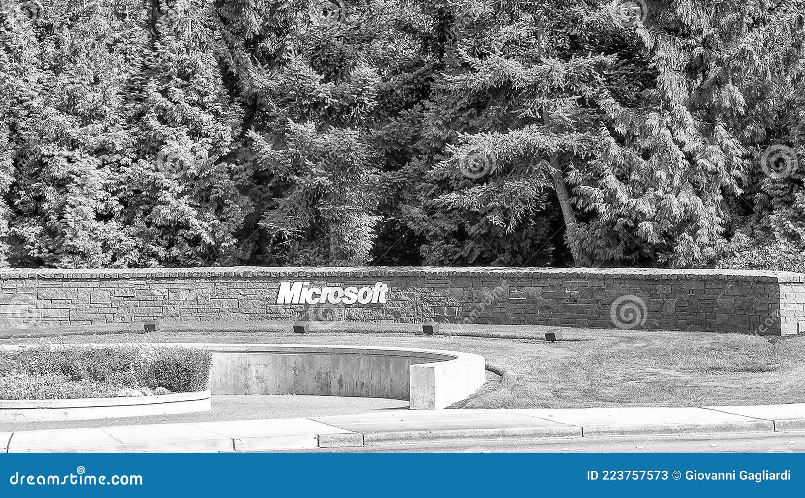 SEATTLE - JULY 23, 2006: Microsoft Corporate Headquarters in Seattle ...