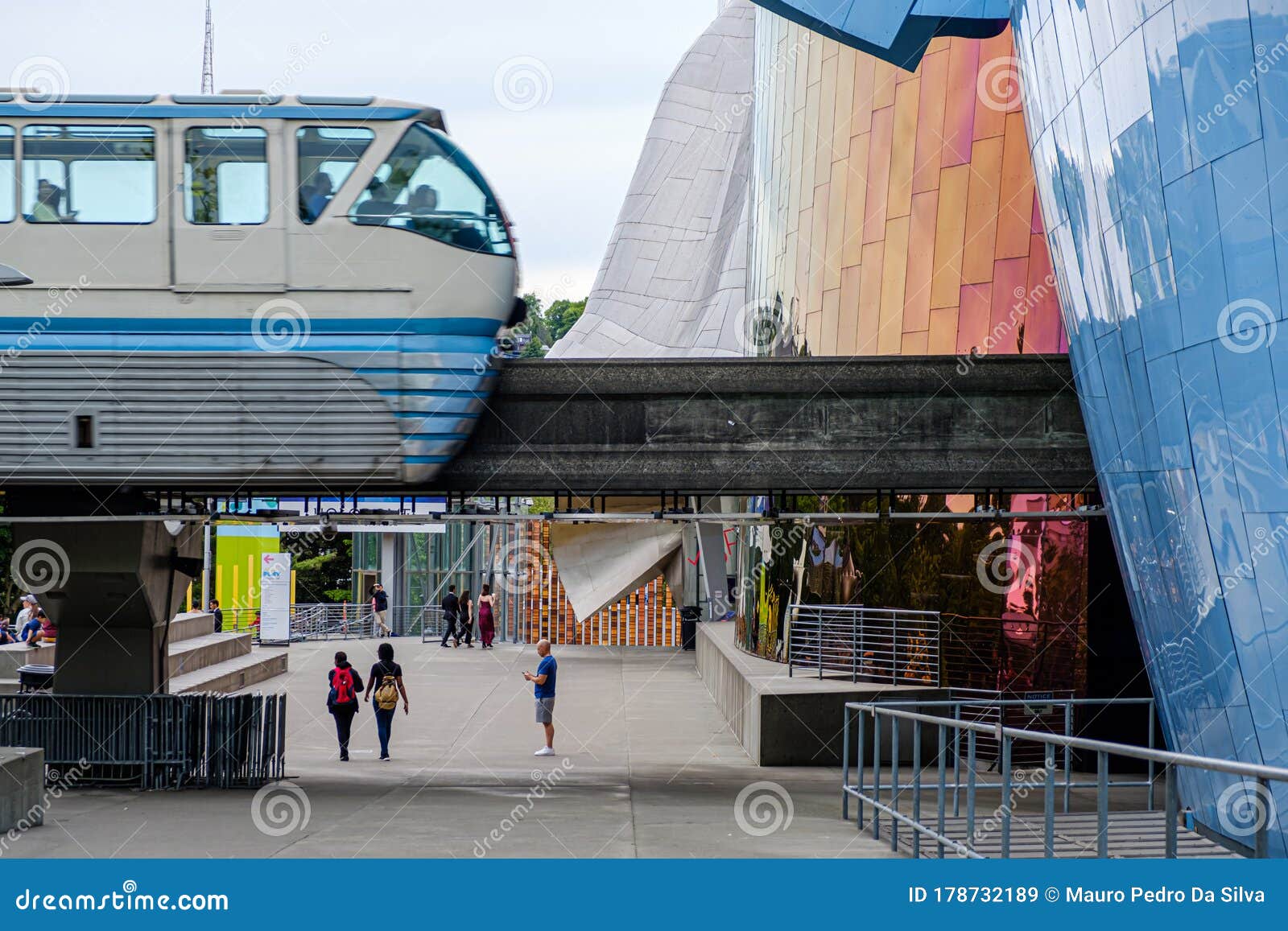 Seattle monorail editorial stock image. Image of building - 178732189